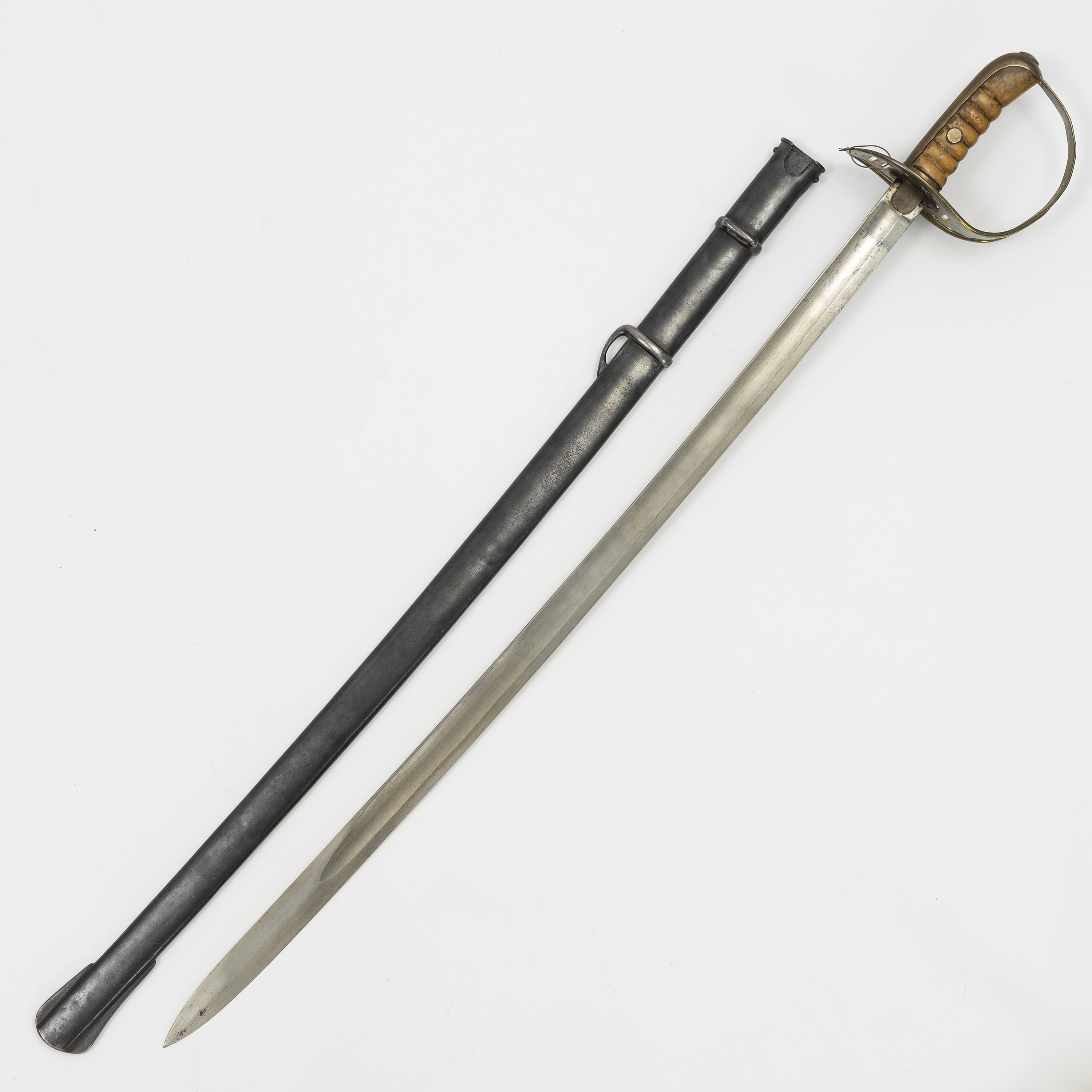 Swedish cavalry sabre 1867 pattern with scabbard. - Bukowskis