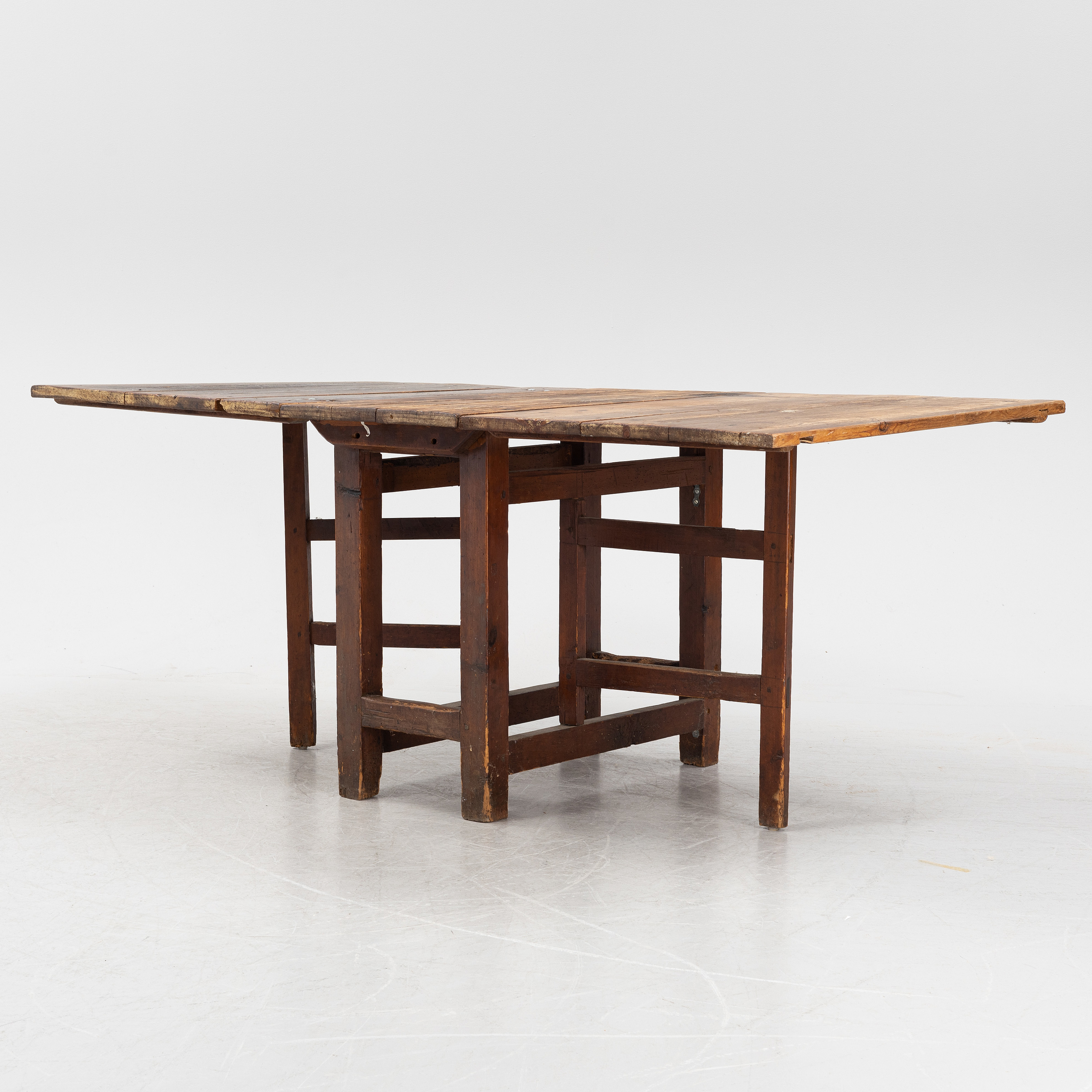 A pine gate-leg table, 19th Century. - Bukowskis