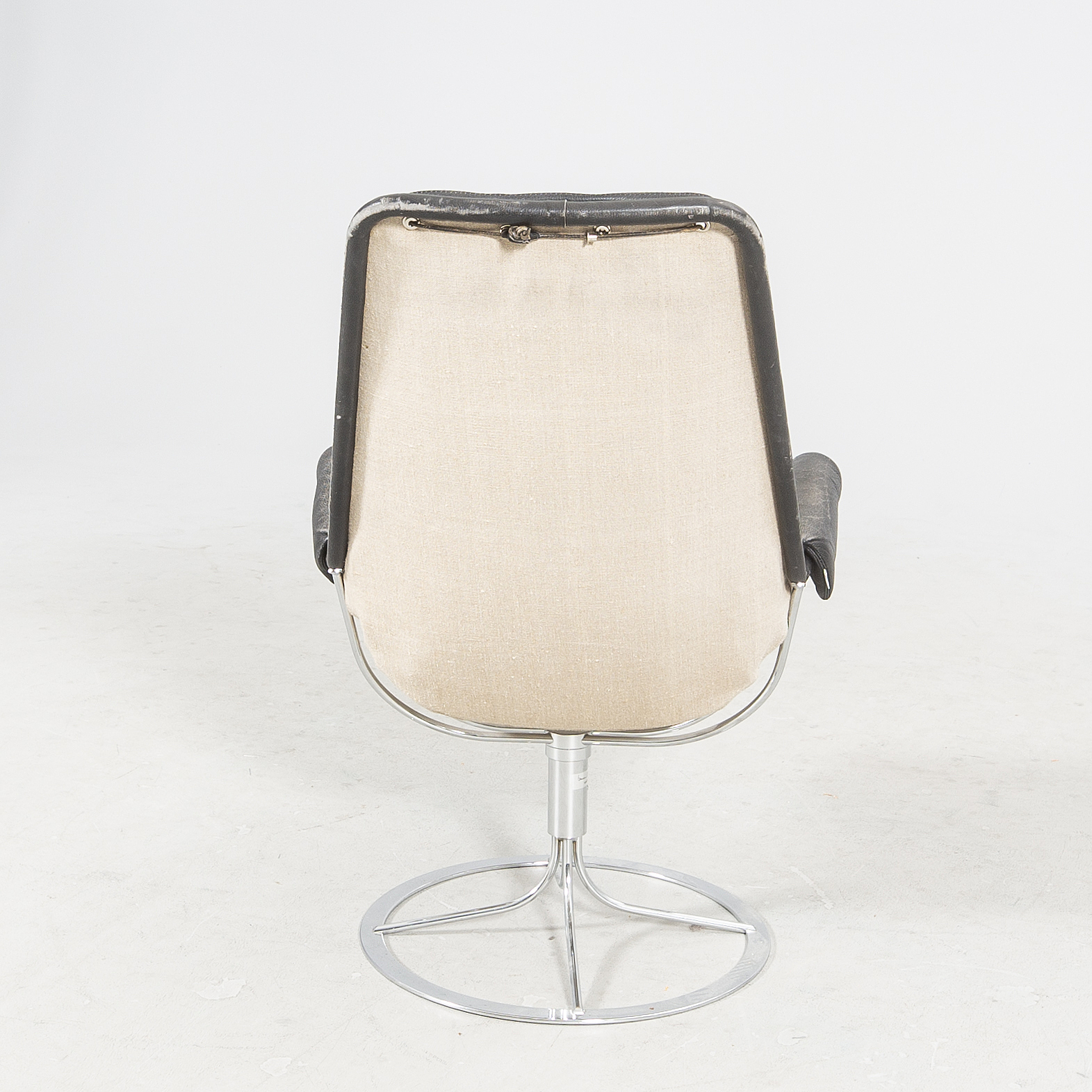 Bruno Mathsson, snurrfåtölj "Jetson" DUX sent 1900-tal. - Bukowskis