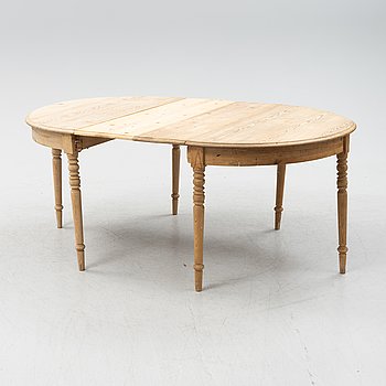 A two-part round dining table, end of the 19th Century. - Bukowskis