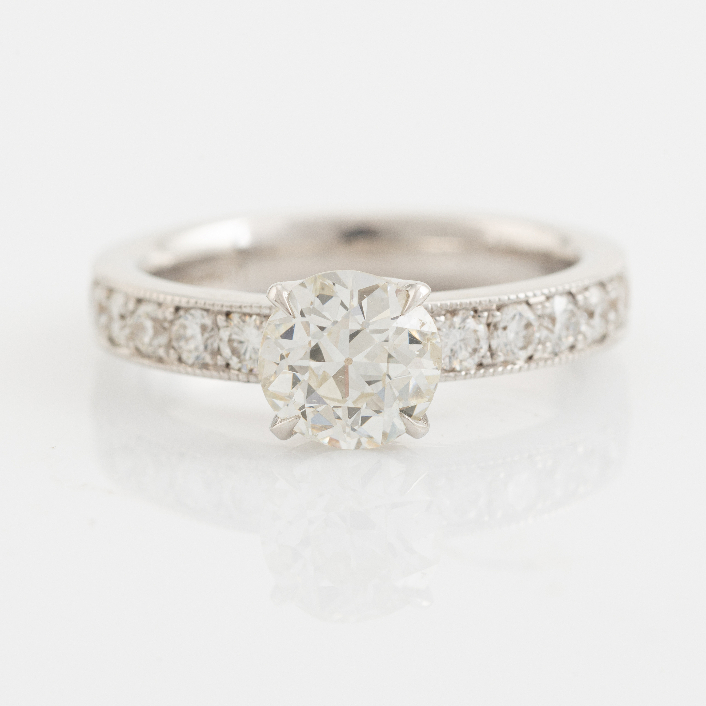 Old cut diamond ring. - Bukowskis
