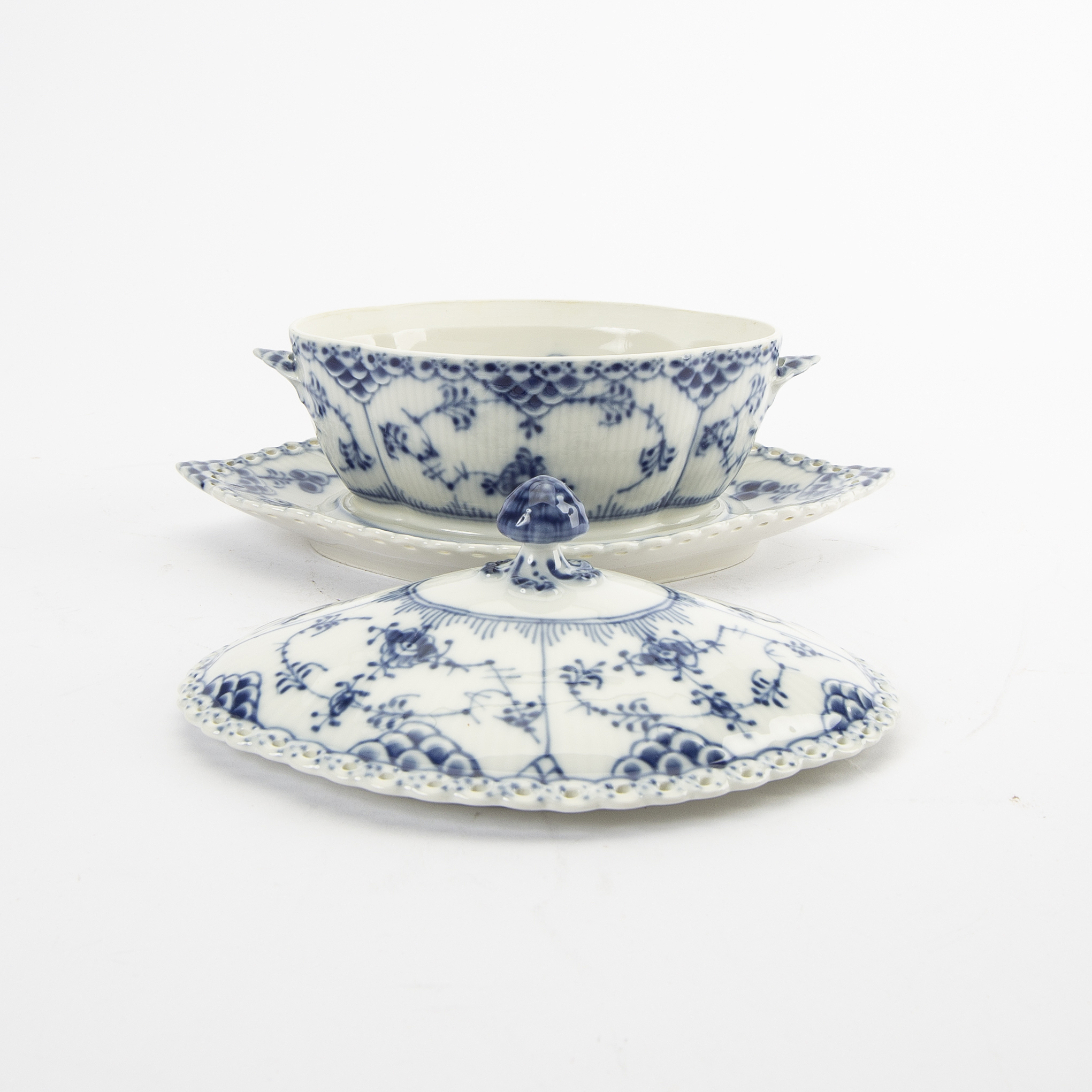 Såsterrin Musselmalet helblonde Royal Copenhagen 1974-78 porslin ...