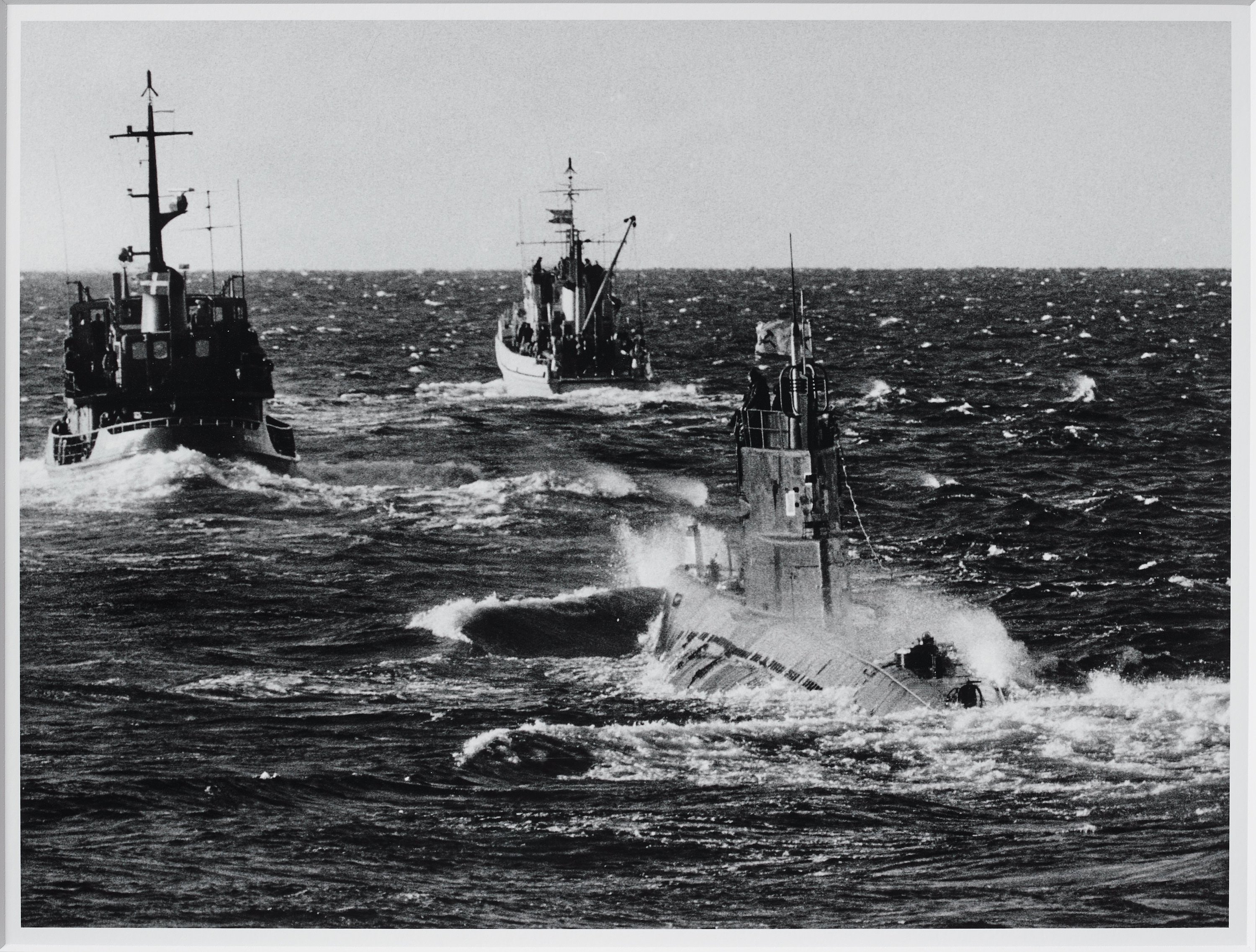 Ragnhild Haarstad, "U-137 eskorteras ut från svenskt vatten, 6/11 1981 ...