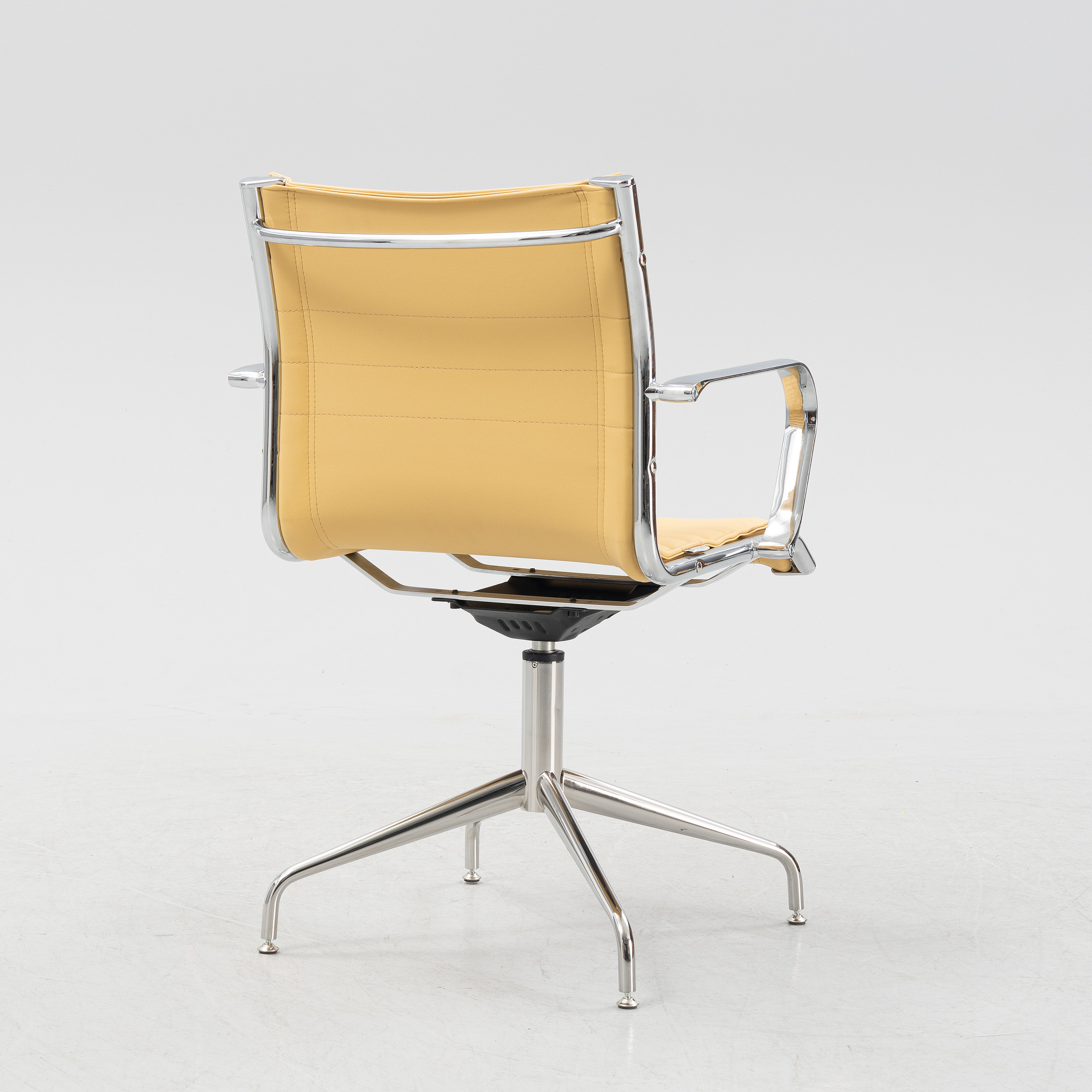 An 'Origami' office from Leyform. - Bukowskis