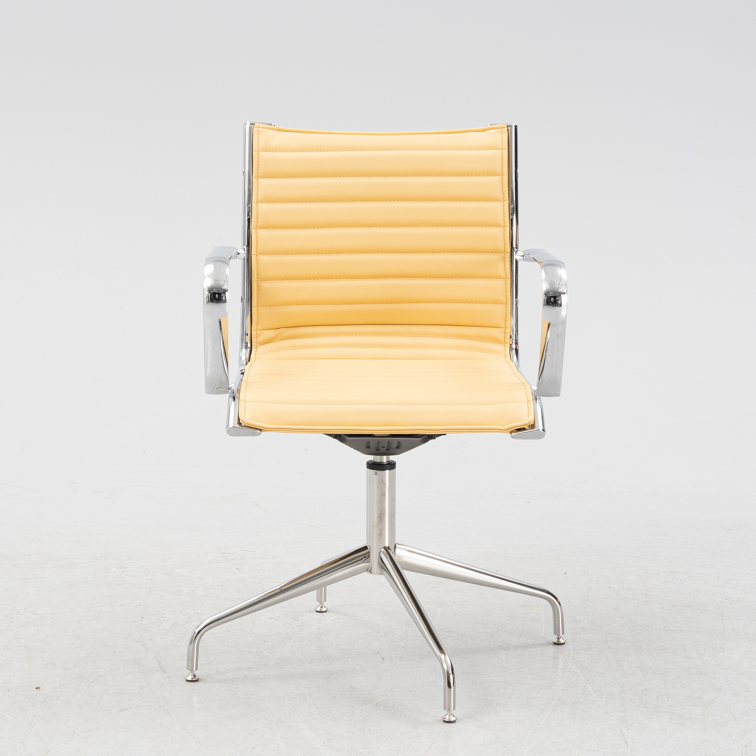 An 'Origami' office from Leyform. - Bukowskis