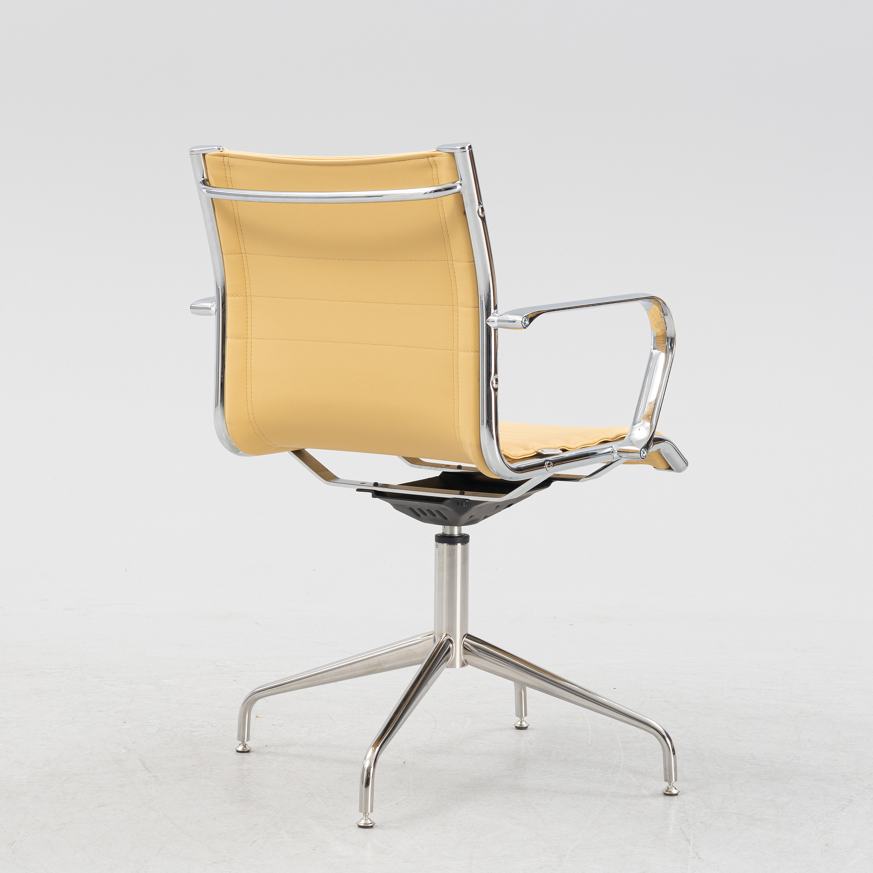 An 'Origami' office from Leyform. - Bukowskis