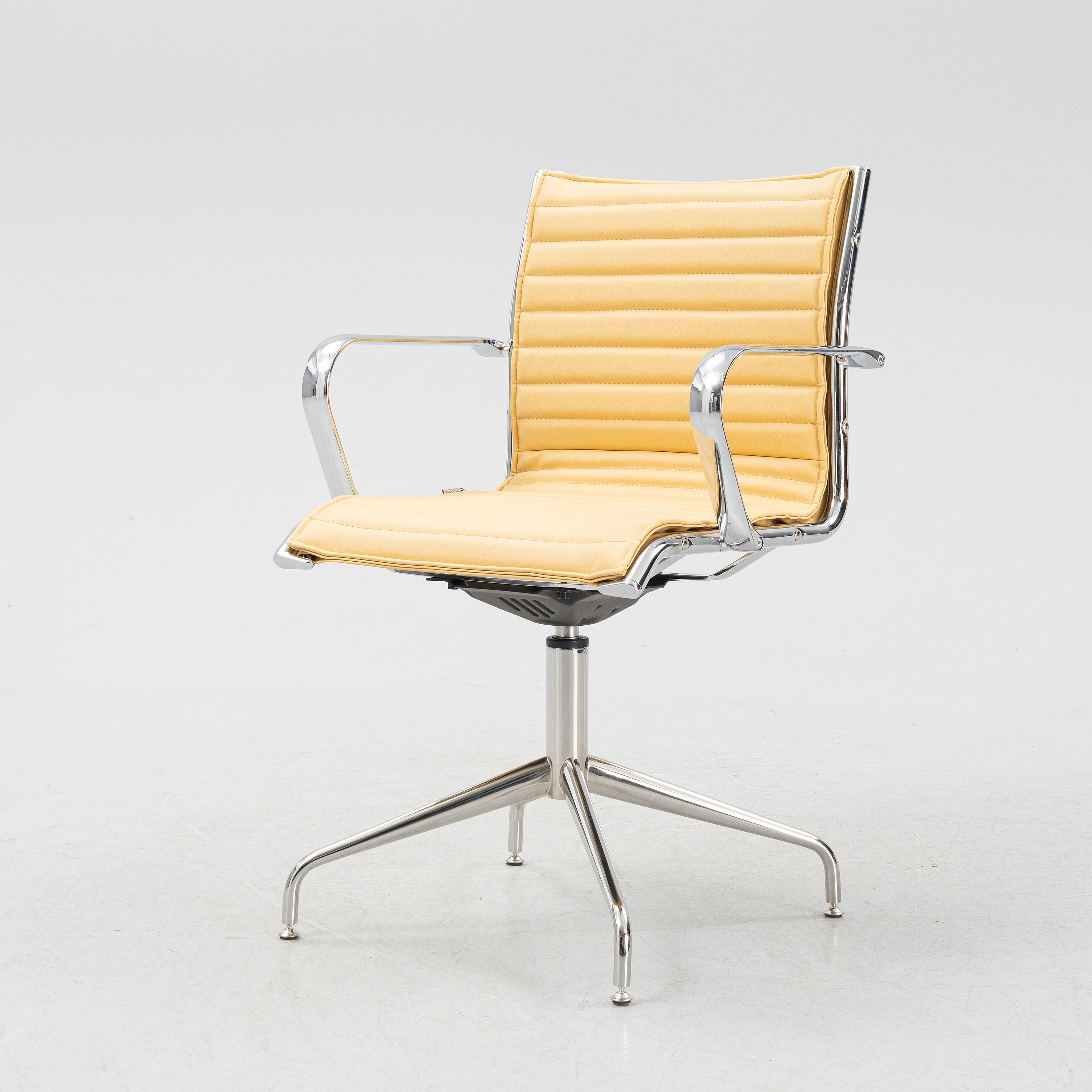 Leyform, an 'Origami' office chair. - Bukowskis
