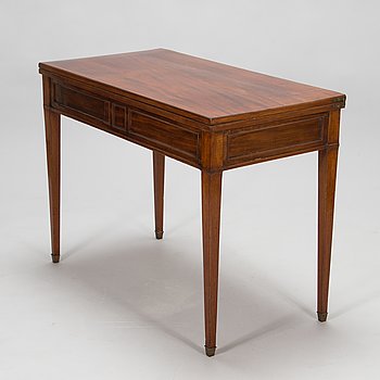 A late Gustavian mahogany card table from around 1800s. - Bukowskis