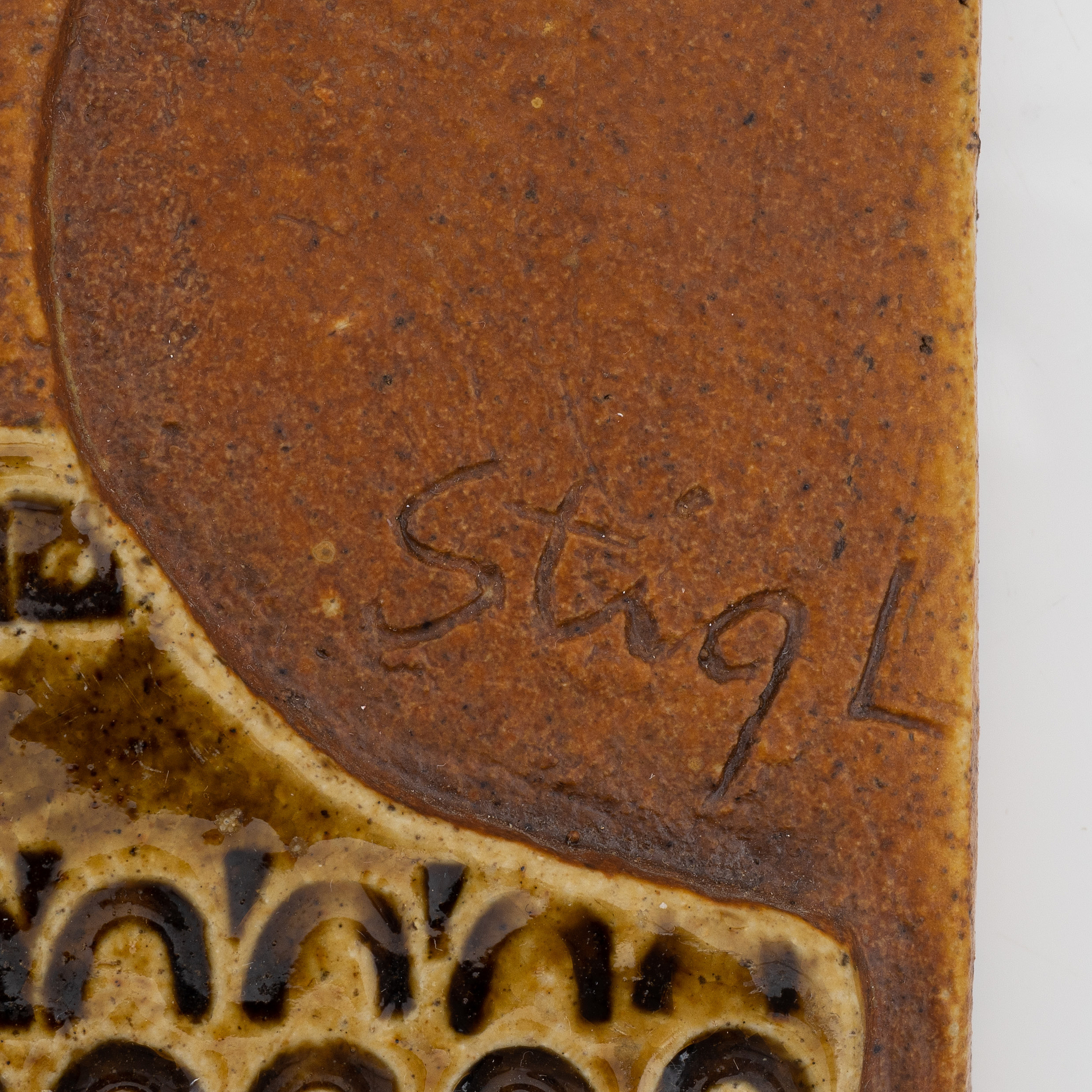 Stig Lindberg, väggrelief, stengods, Gustavsberg. - Bukowskis