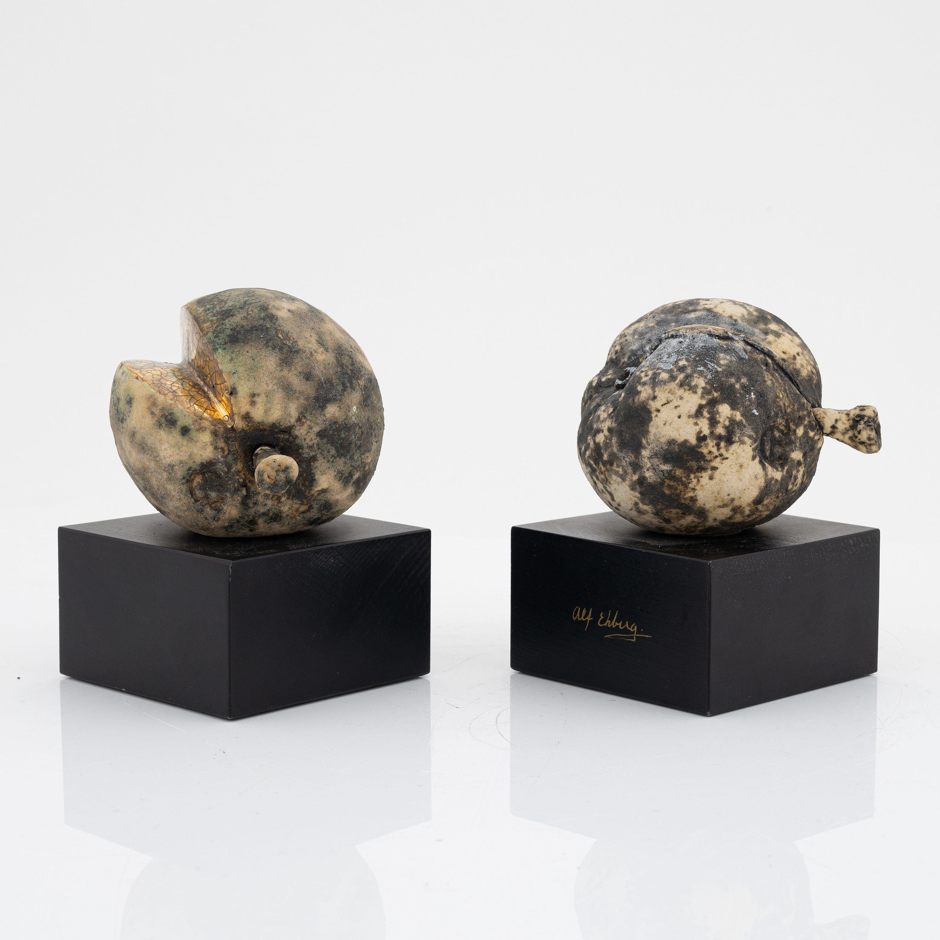 Alf Ekberg, two stoneware sculptures, signed. - Bukowskis