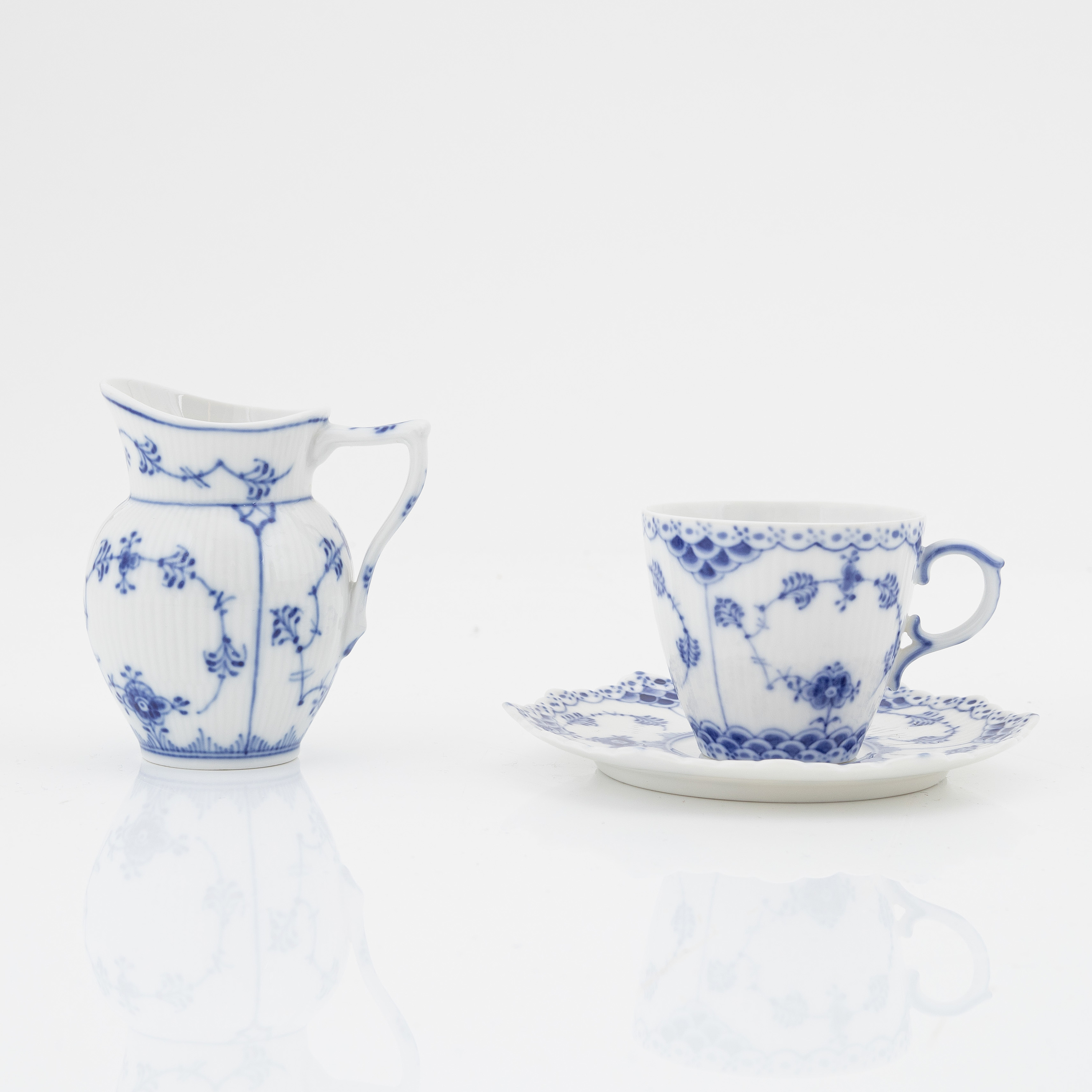 A 12-piece 'Musselmalet' porcelain service, Royal Copenhagen, Denmark ...