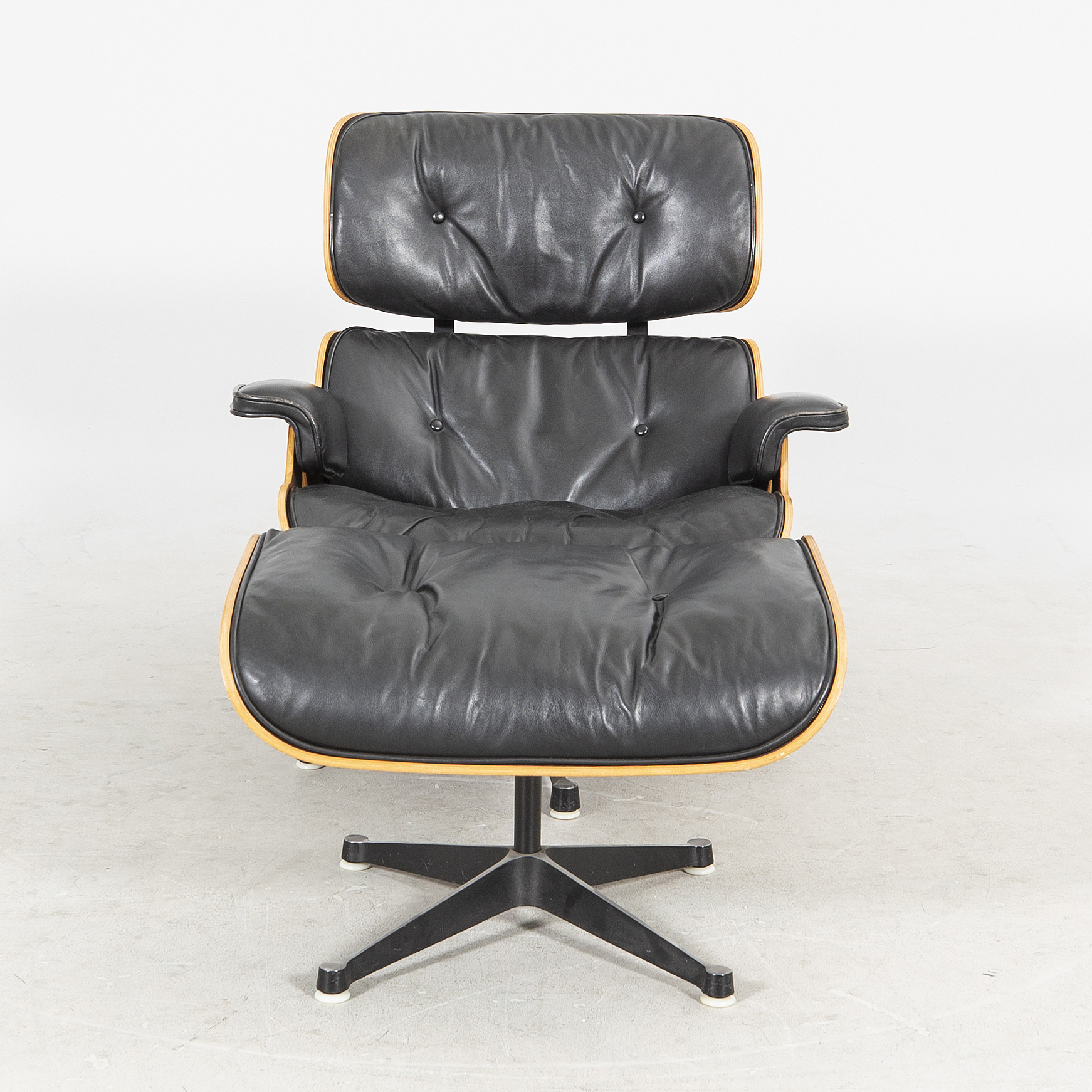 Charles and Ray Eames, "Lounge chair", fåtölj och fotpall, Herman ...