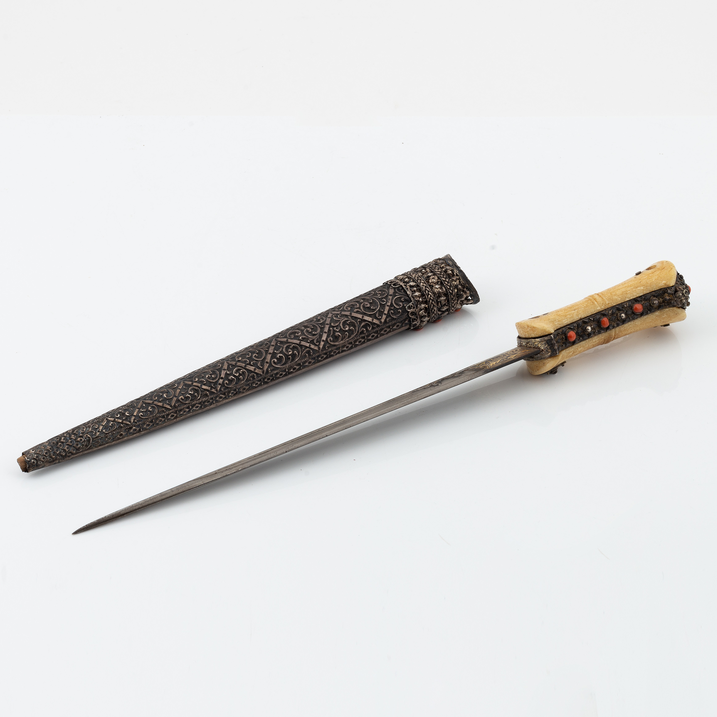 A Turkish dagger, 19th Century. - Bukowskis