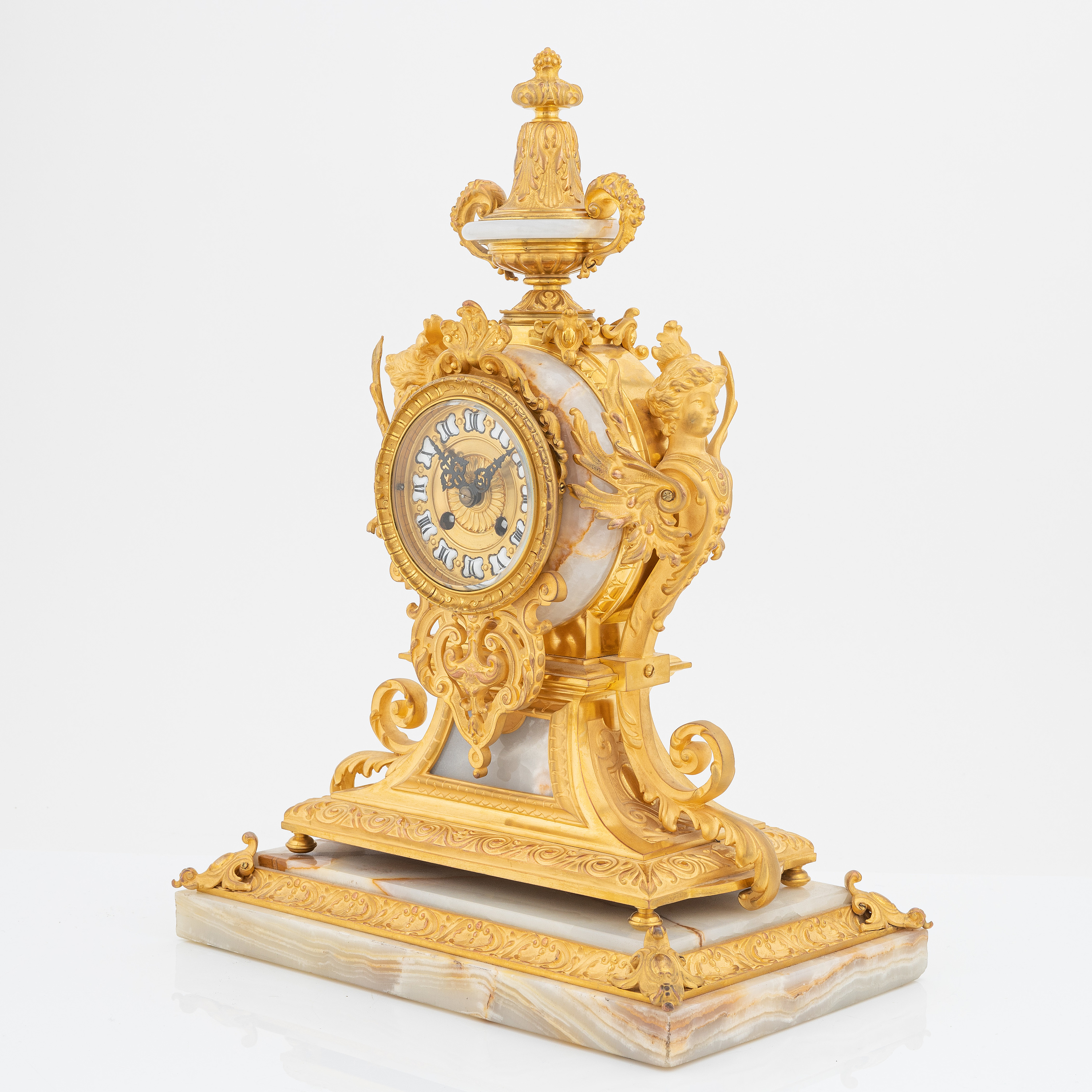 A mantle clock, early 20th Century. - Bukowskis