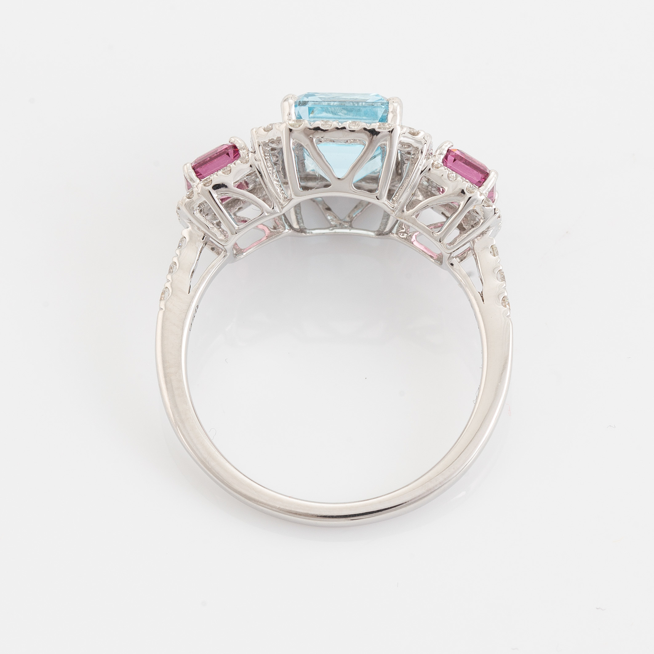 Topaz, garnet and brilliant cut diamond ring. - Bukowskis