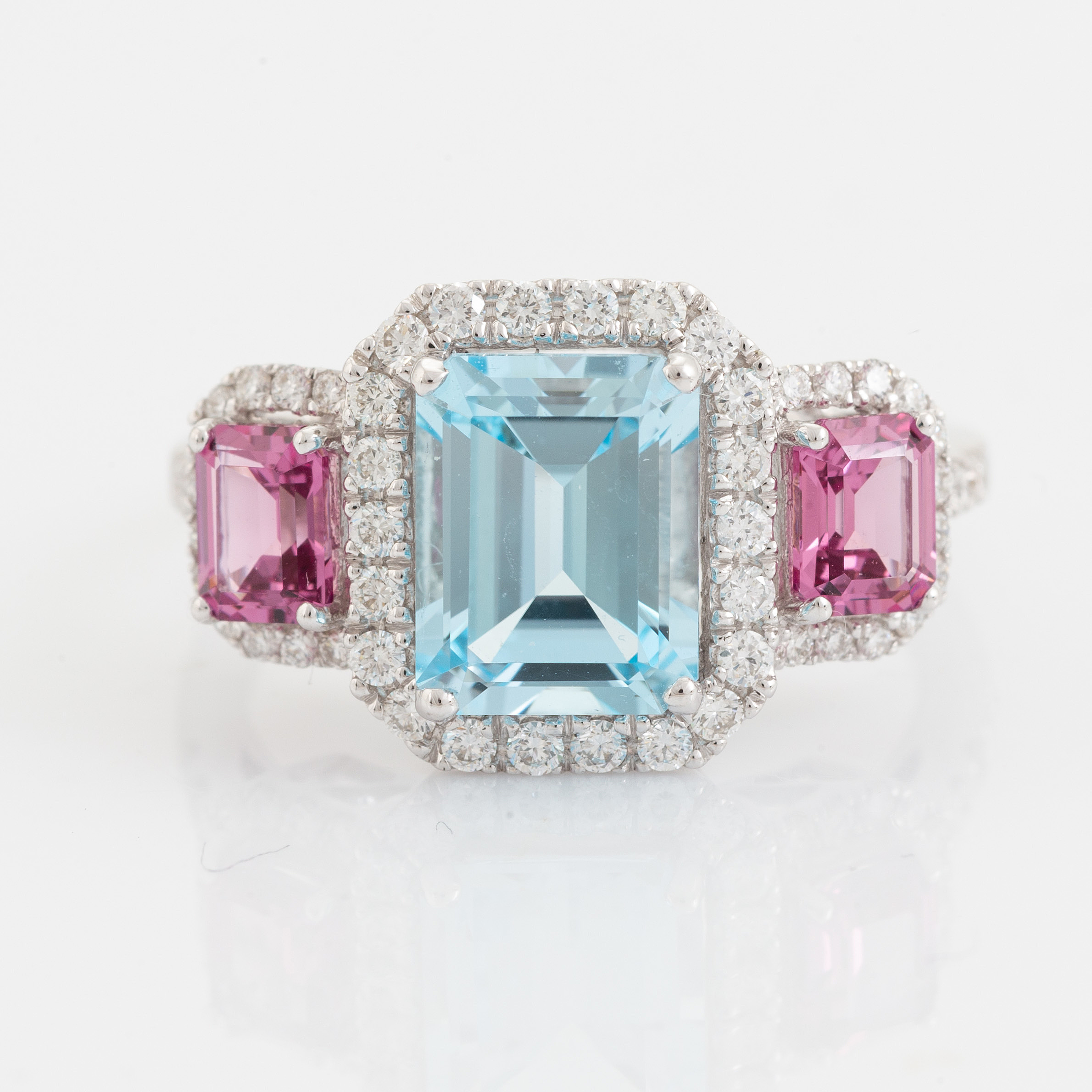 Topaz, garnet and brilliant cut diamond ring. - Bukowskis