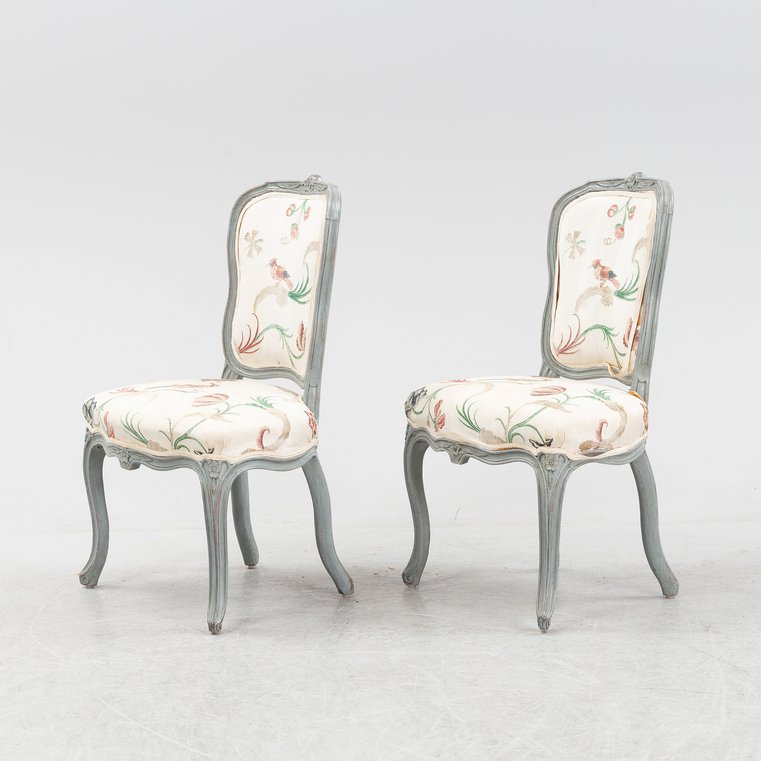 A painted pair of rococo chairs, mid 18th Century. - Bukowskis