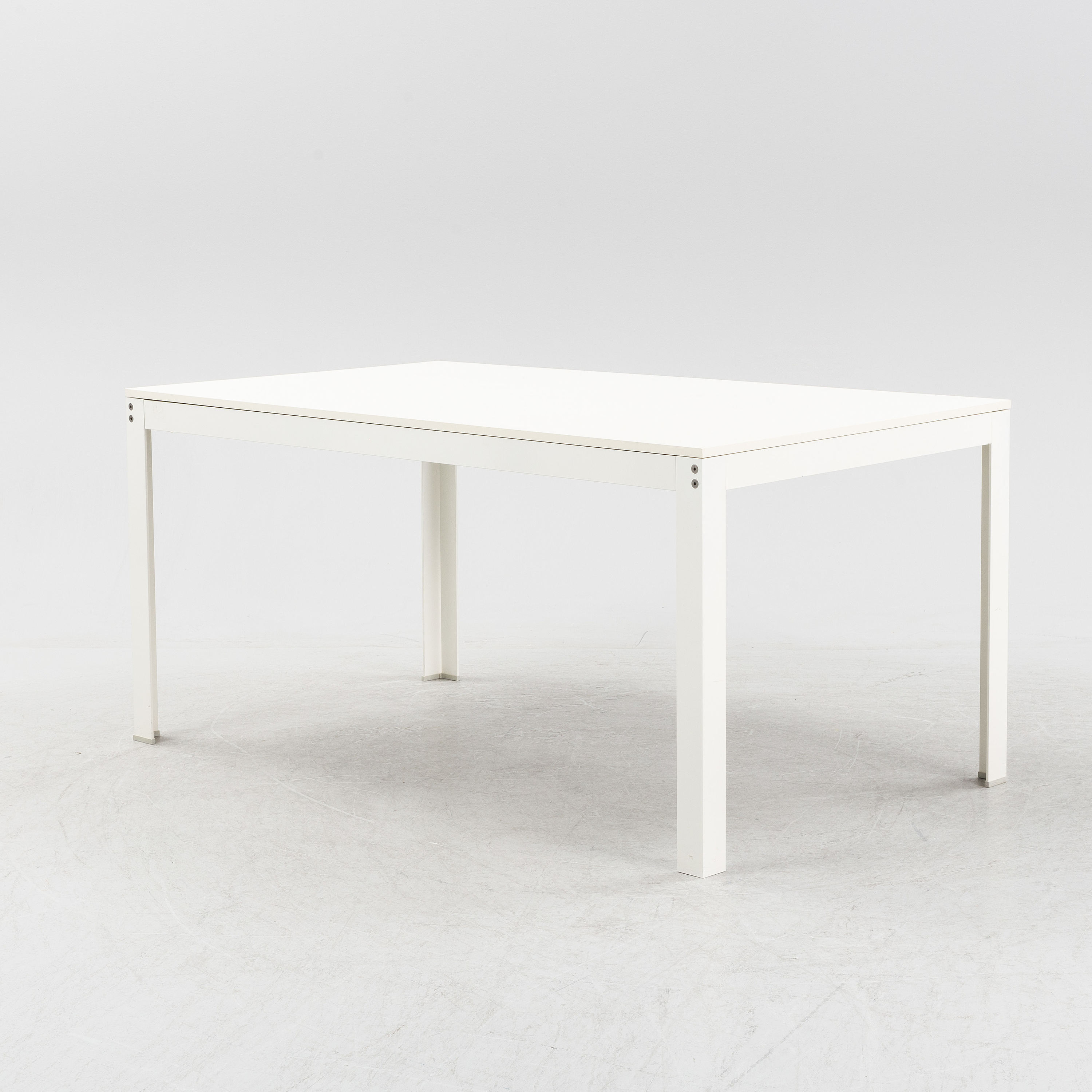 Carlo Molino, a dining table from Zanotta, Italy. - Bukowskis