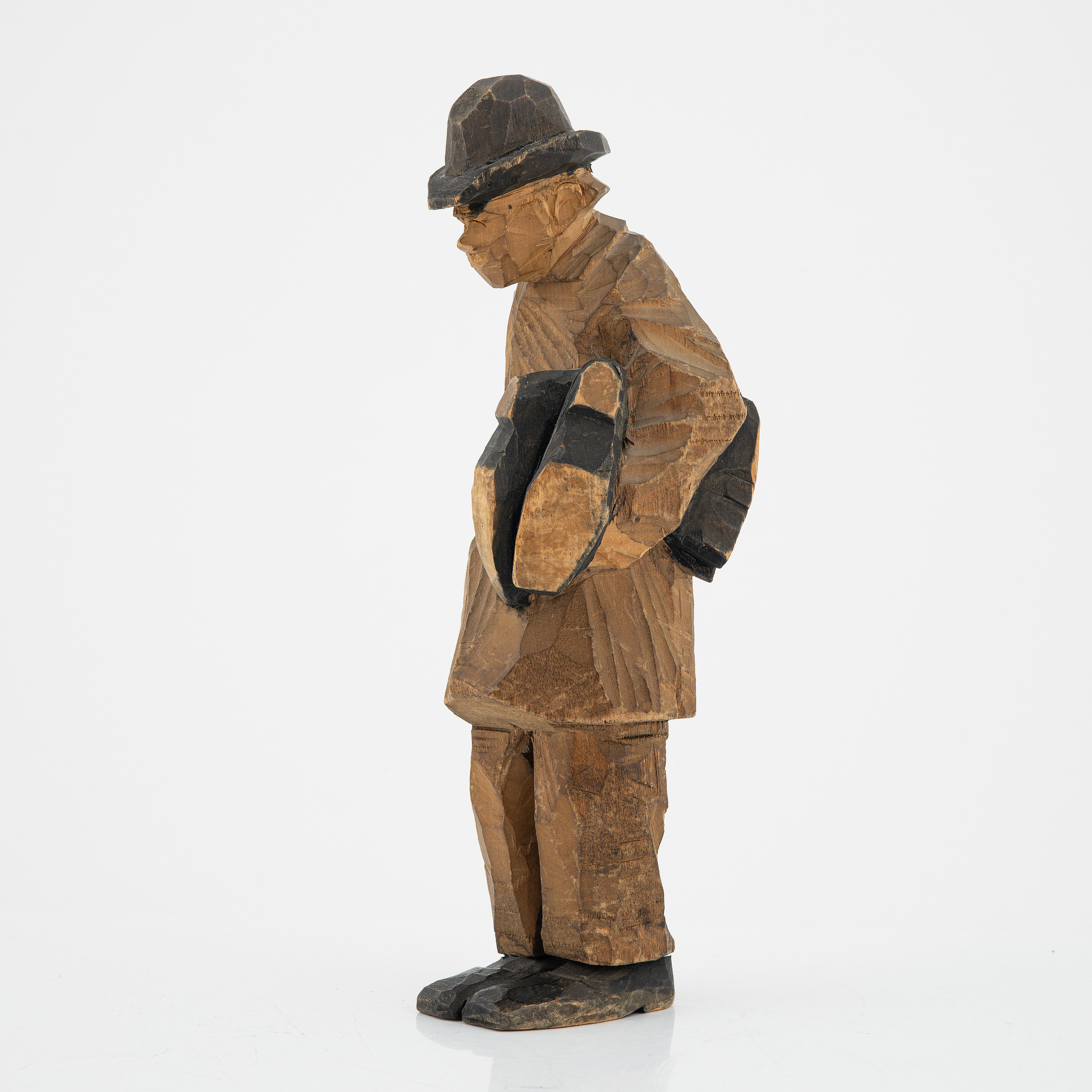 Axel Petersson Döderhultarn, skulptur, signerad. Delvis bemålat trä ...