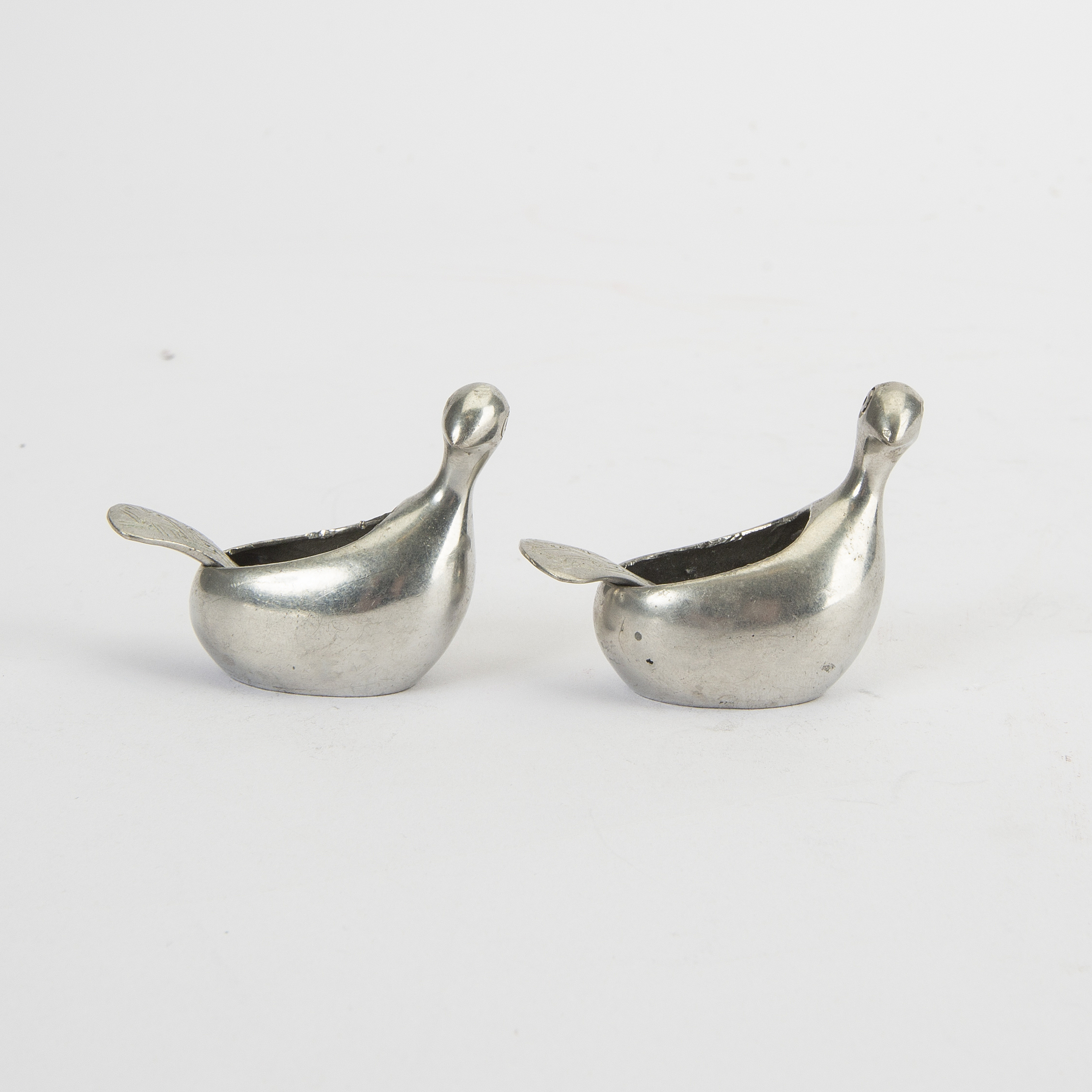 Lars Pirak, saltkar ett par "KIrun" tenn sent 1900-tal. - Bukowskis