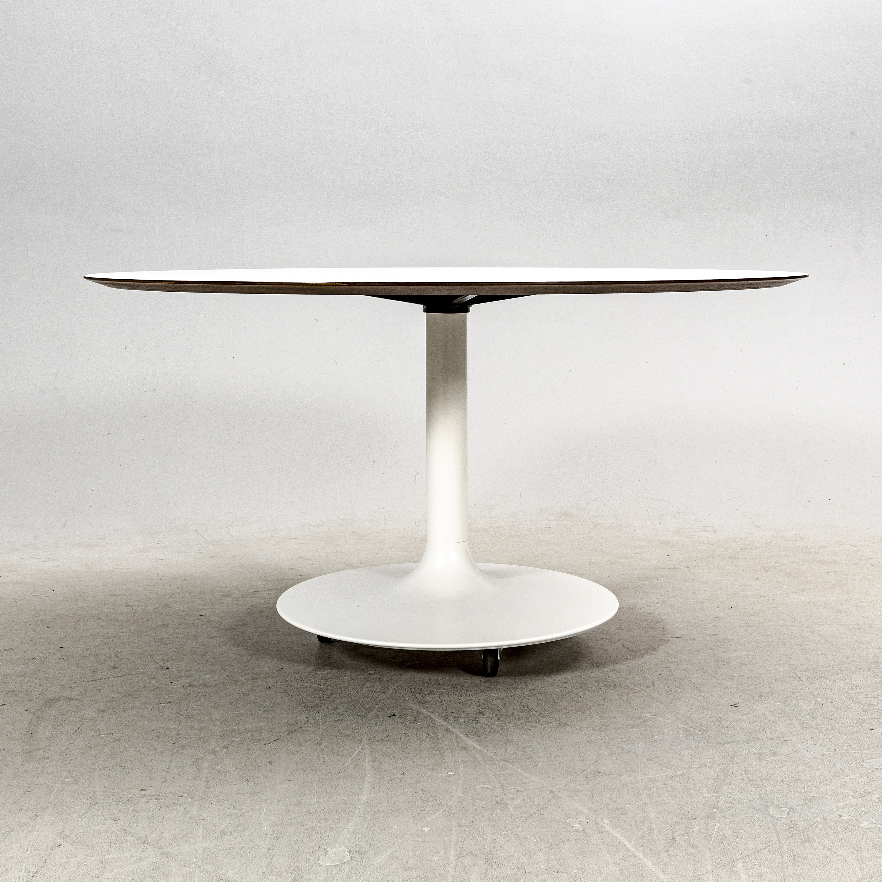 A Johansson Design laminate dining table 21st century. - Bukowskis