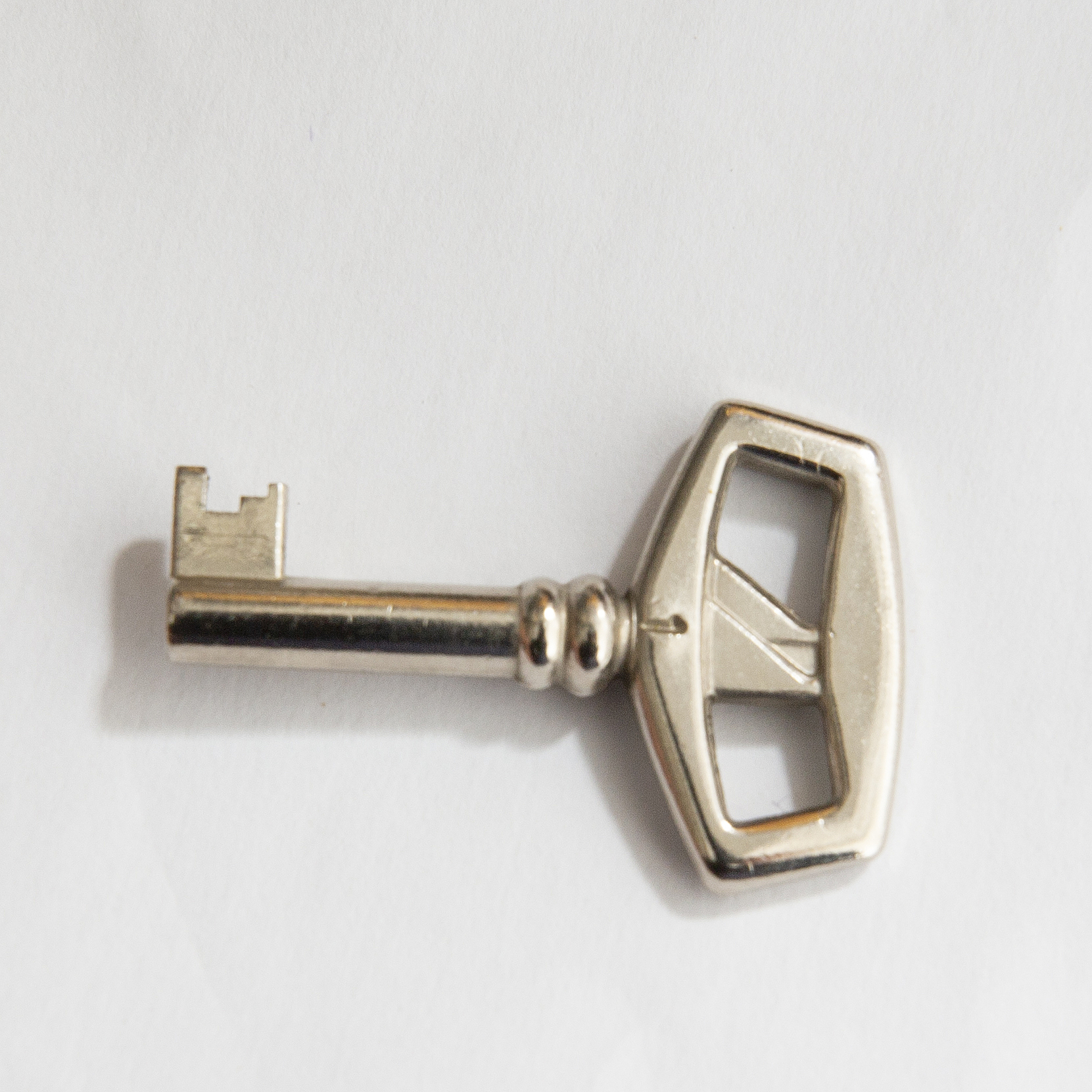 Carl Axel Stoltz, skåp 1940/50-tal. - Bukowskis