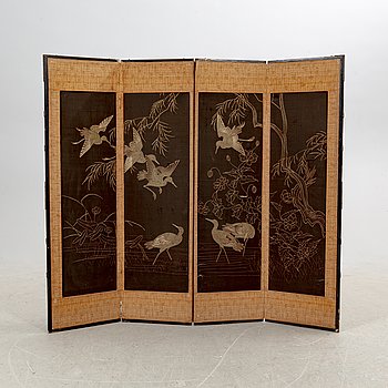 An early 1900s embroidered folding screen. - Bukowskis