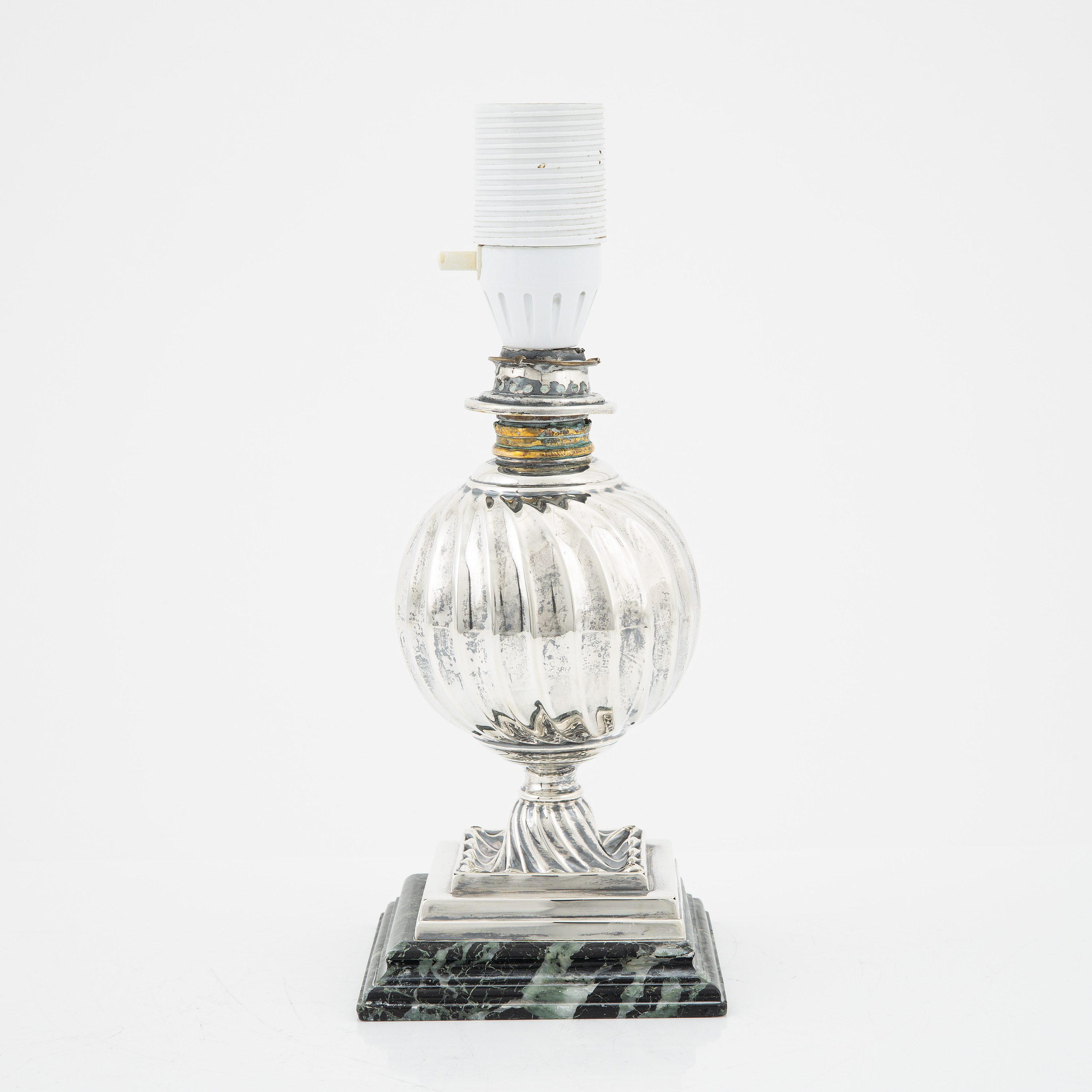 Hawksworth, Eyre & Co Ltd, a silver table lamp, Sheffield 1891. - Bukowskis