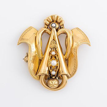 18K gold and seed pearl brooch, Gustaf Dahlgren & Co, Malmö 1876. - Bukowskis