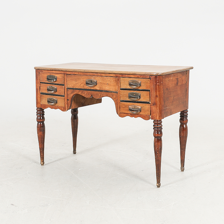 An early 1900s desk. - Bukowskis