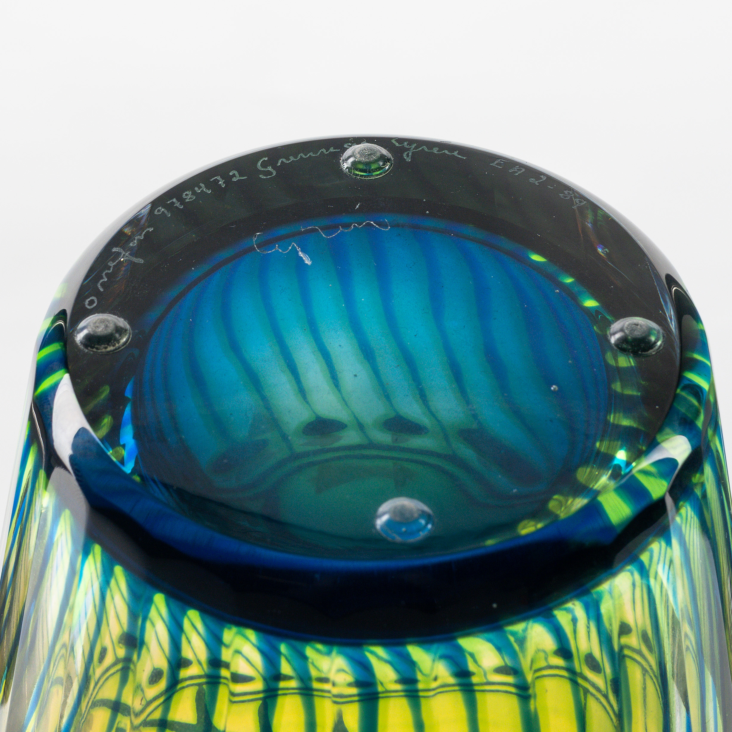 Gunnar Cyrén, a 'graal' glass vase, Orrefors, Sweden 1989. - Bukowskis