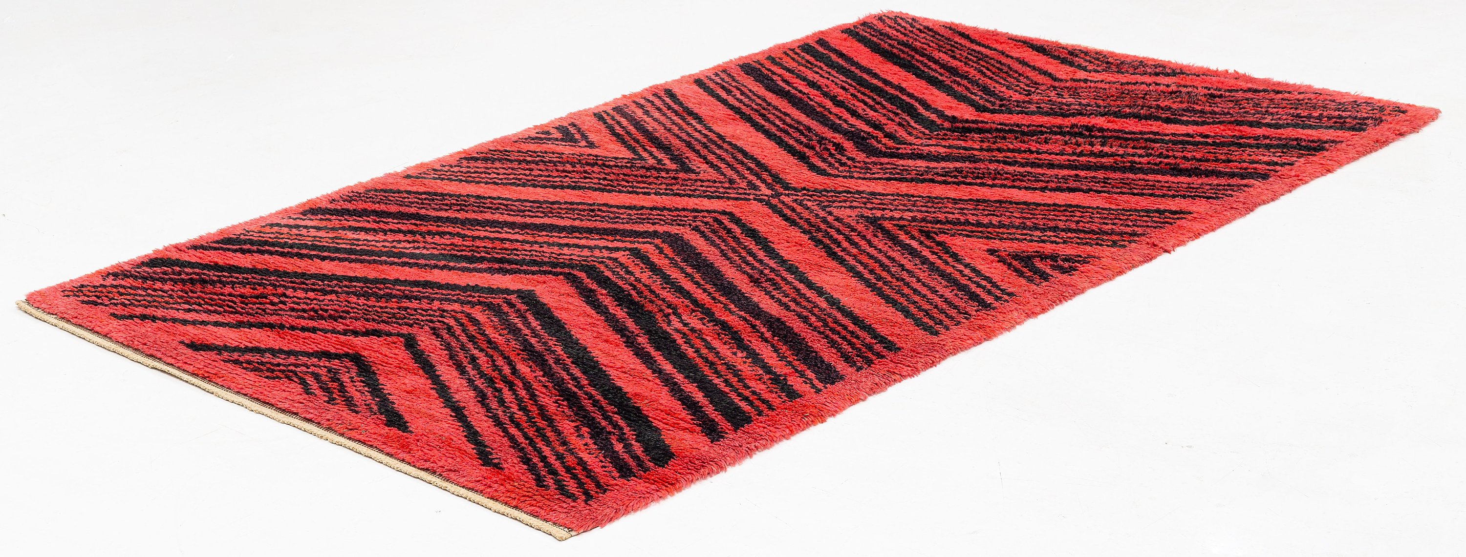 Barbro Nilsson, matta, "Tigerfällen", rya, ca 260 x 154 cm, signerad AB ...