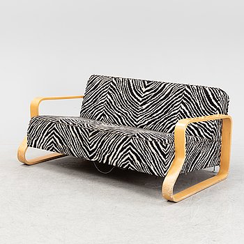Alvar Aalto, a late 20th century '544' sofa for Artek. - Bukowskis