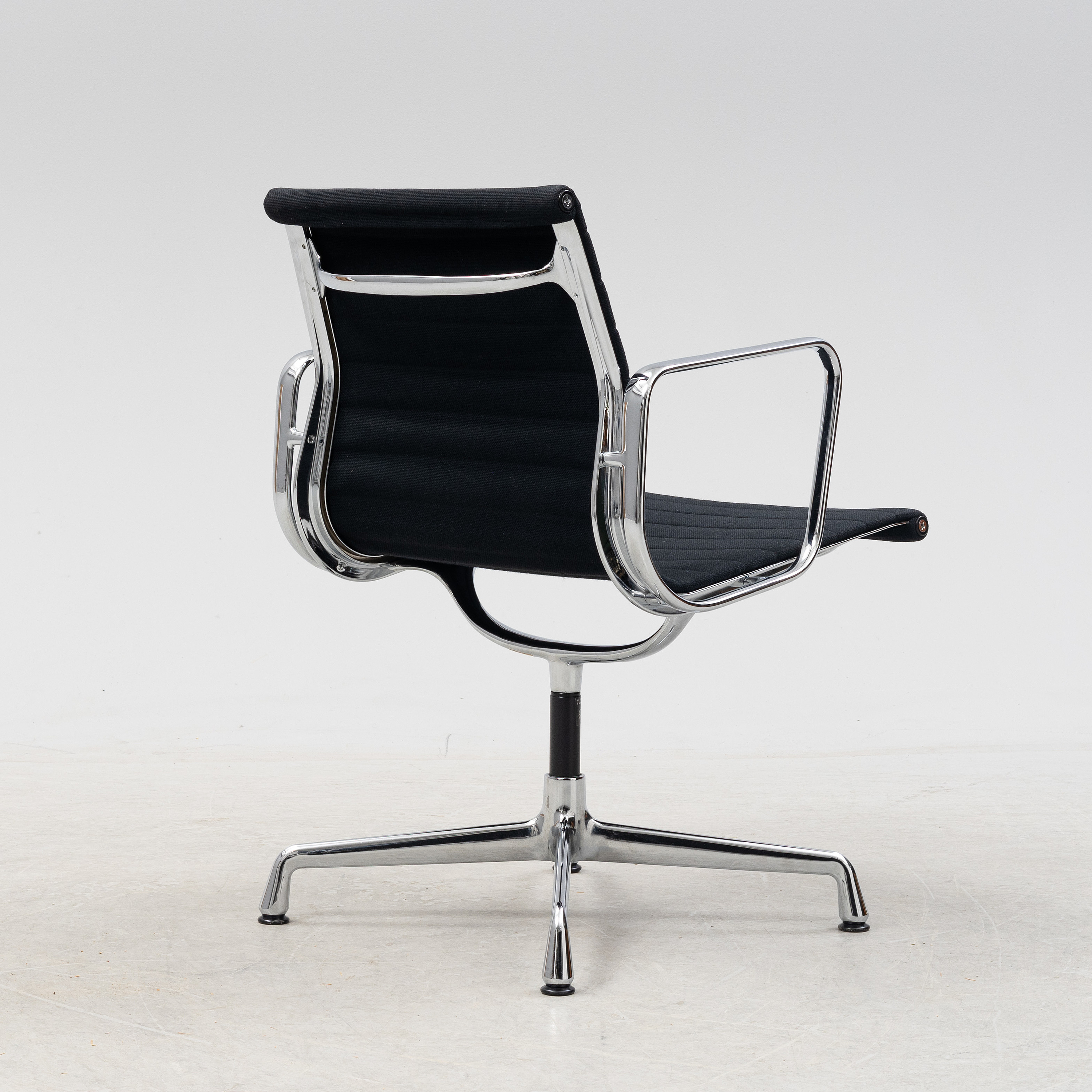 Charles and Ray Eames, kontorsstol, EA 108, Vitra formgiven 1958 ...