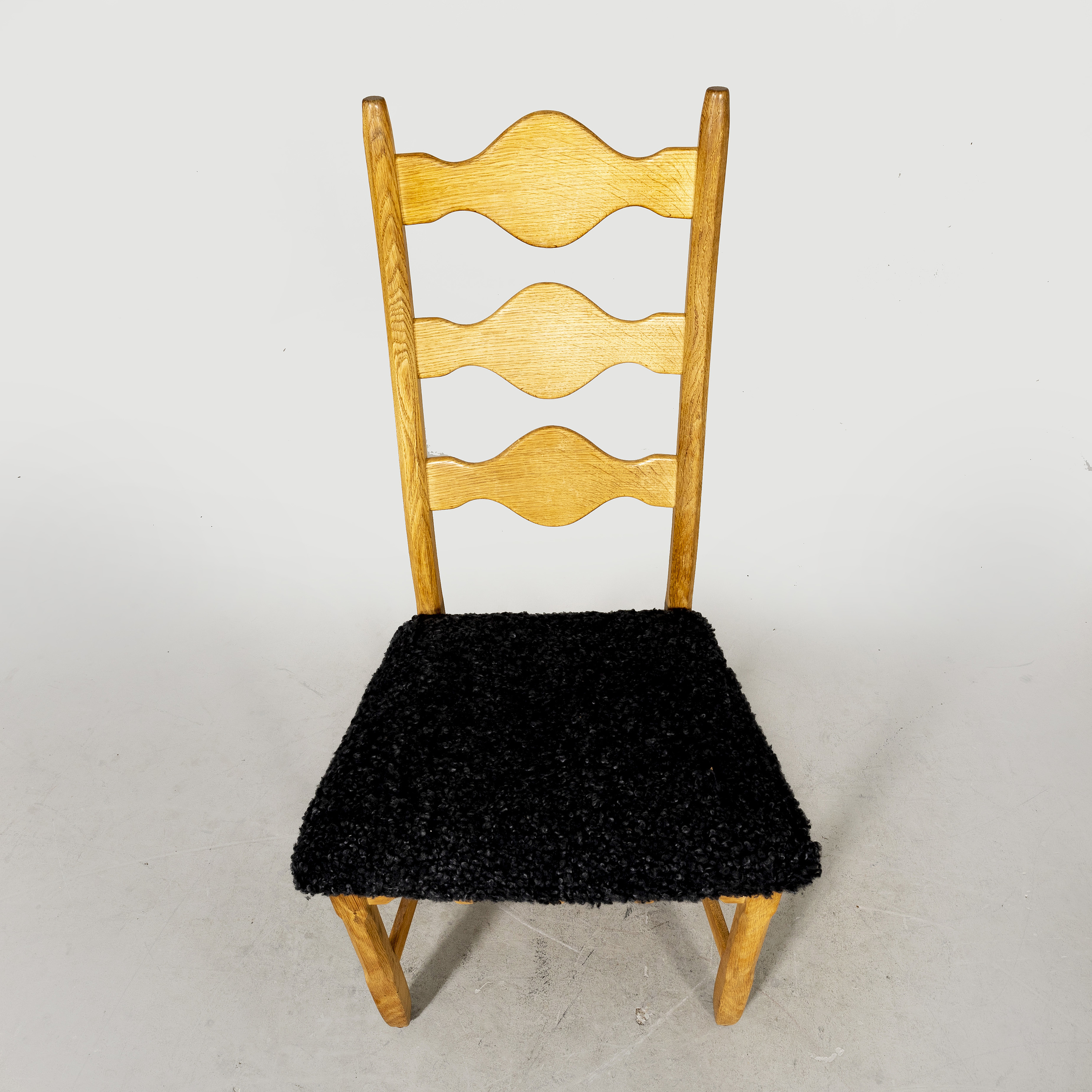 A set of eight 1960/70s Henry Kjaernulf Razor blade oak dining chairs ...
