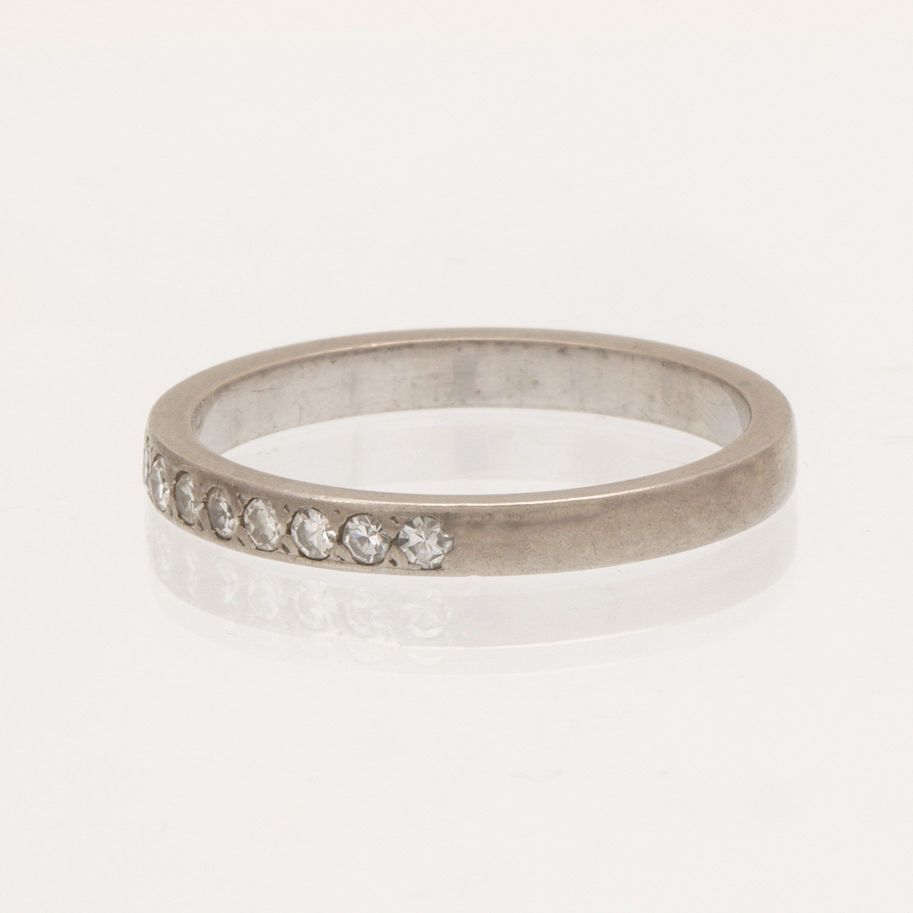 Ring 18K vitguld och enkelslipade diamanter. - Bukowskis
