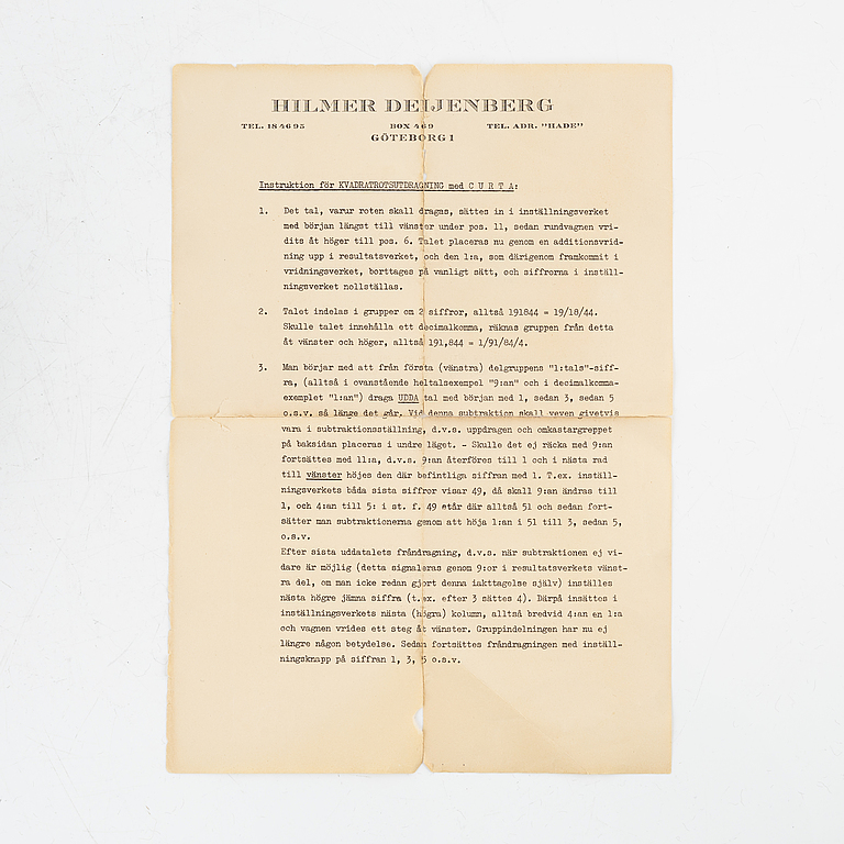 A Curta Type I mechanical calculator. - Bukowskis