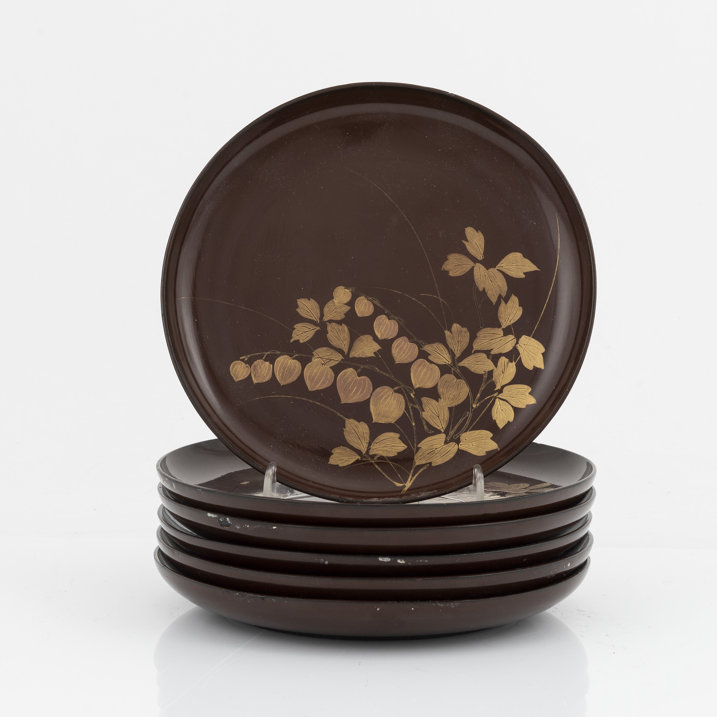 Six lacquerware plates, Japan, Meiji (1868-1912). - Bukowskis