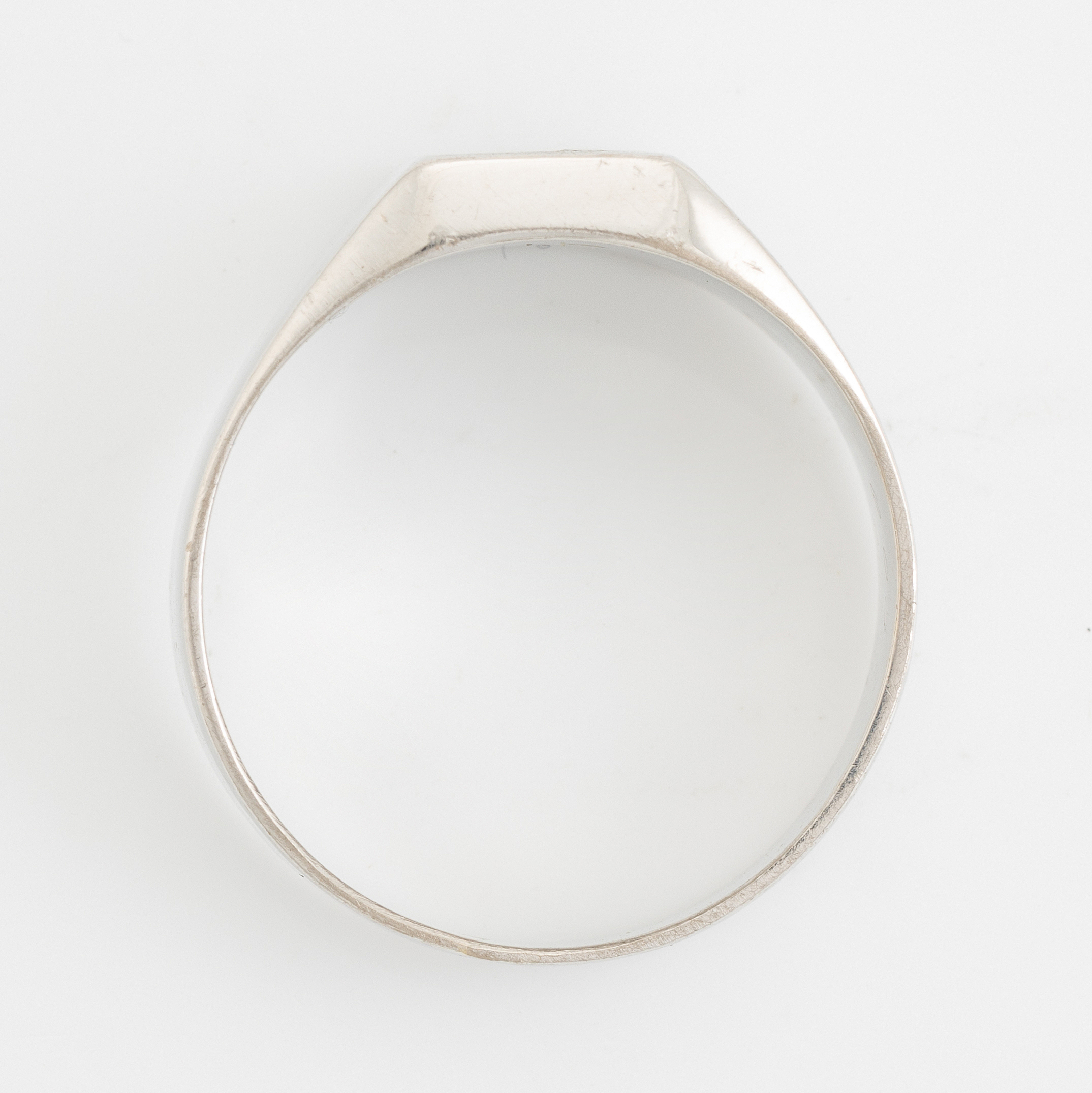 Klackring 18K vitguld med briljantslipad diamant. - Bukowskis