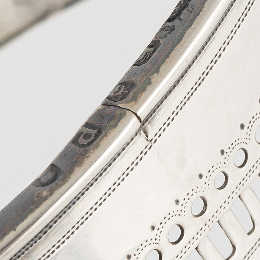 Henry Chawner, saltkar, ett par, silver, London 1790. Två skedar ...