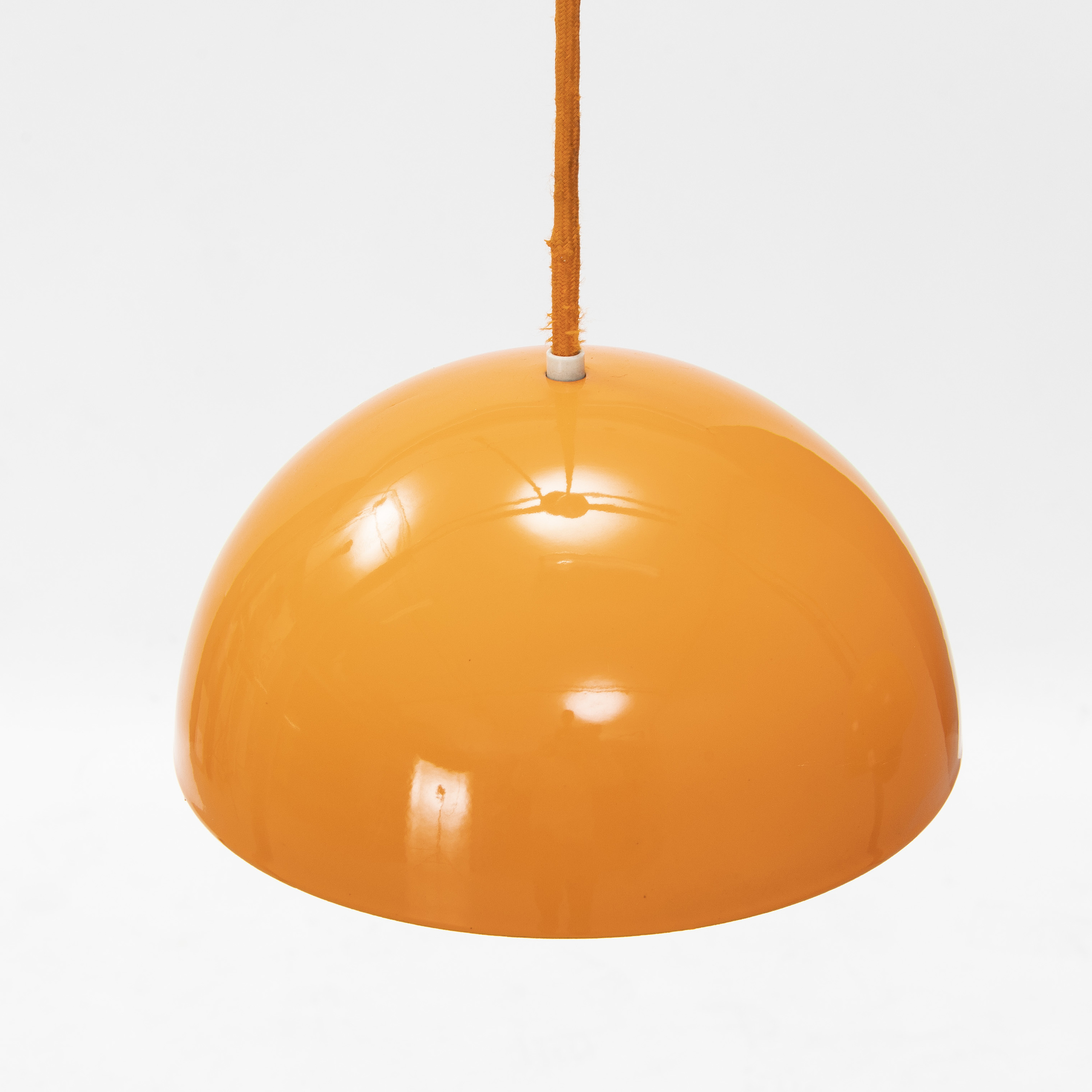 A pair of 'Flowerpot' pendant lamps by Verner Panton. - Bukowskis