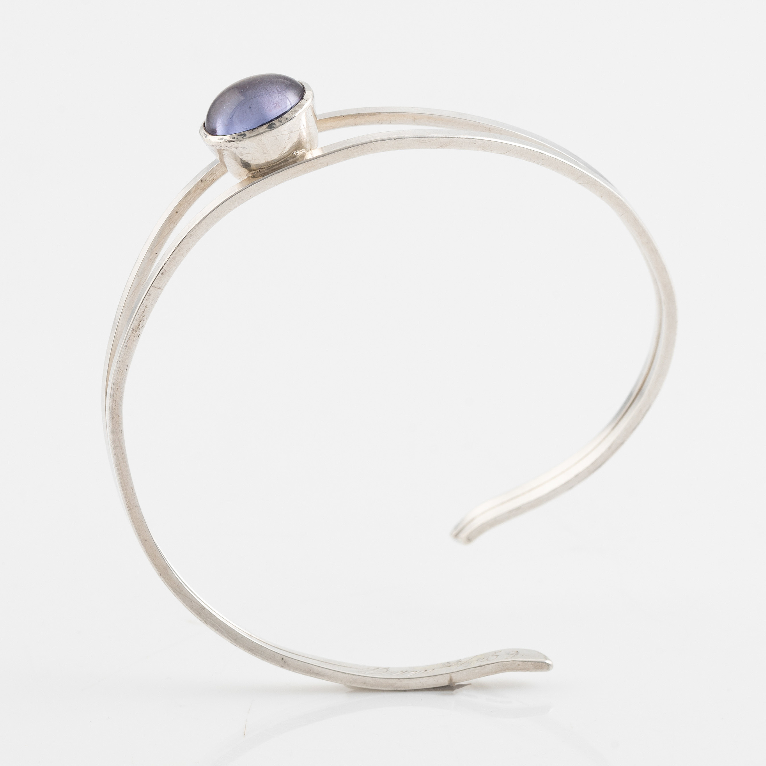 Martin Öhman, silver bangle. - Bukowskis