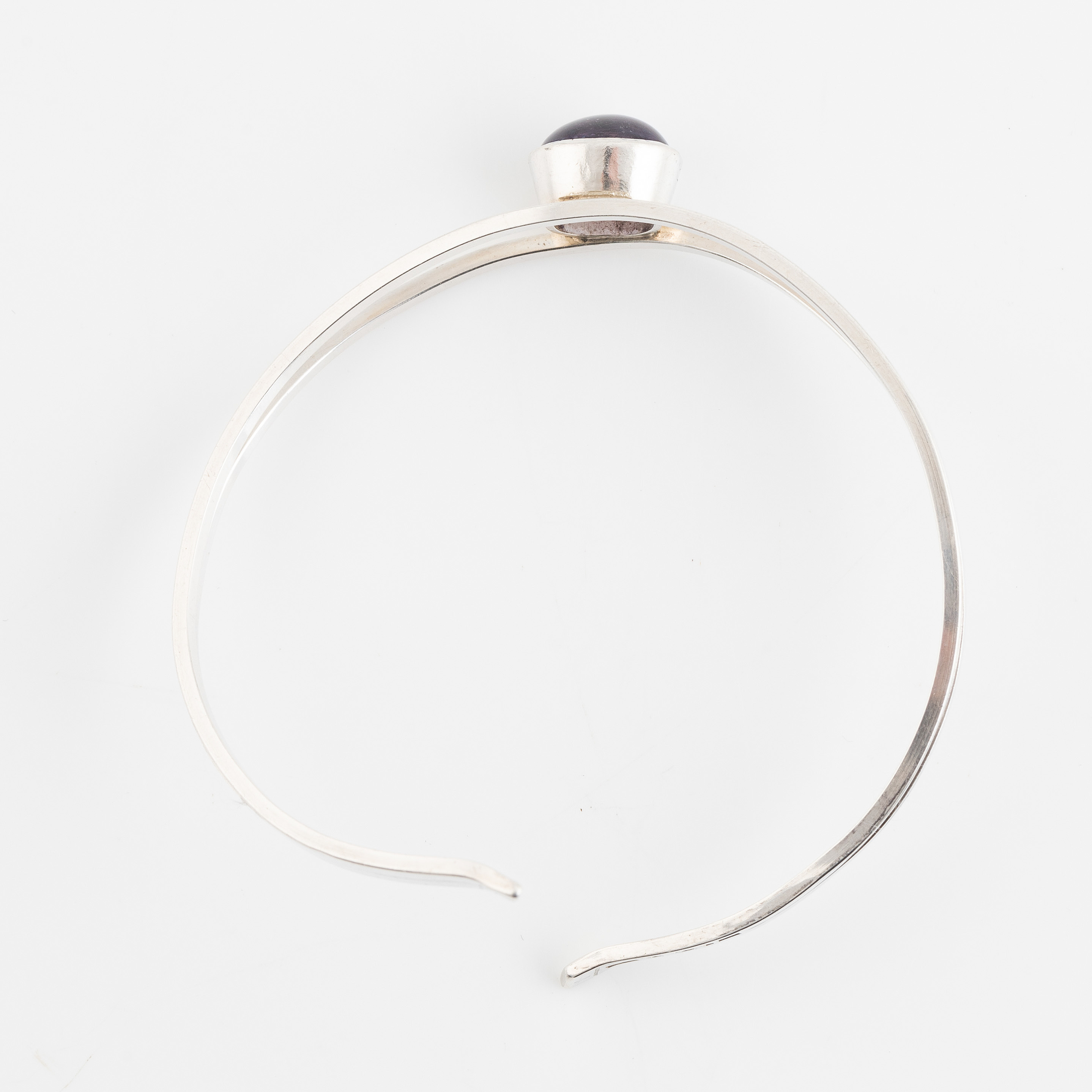 Martin Öhman, silver bangle. - Bukowskis