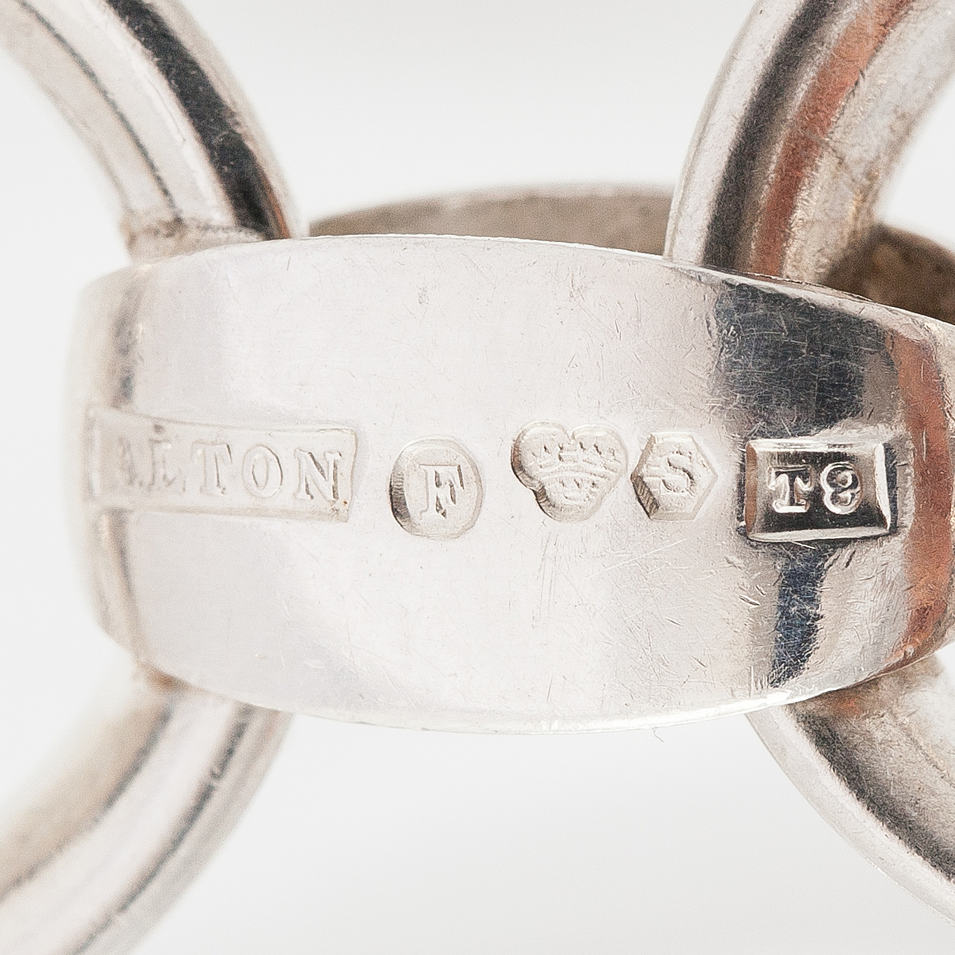 Halsband, silver. Alton, Falköping 1969. - Bukowskis