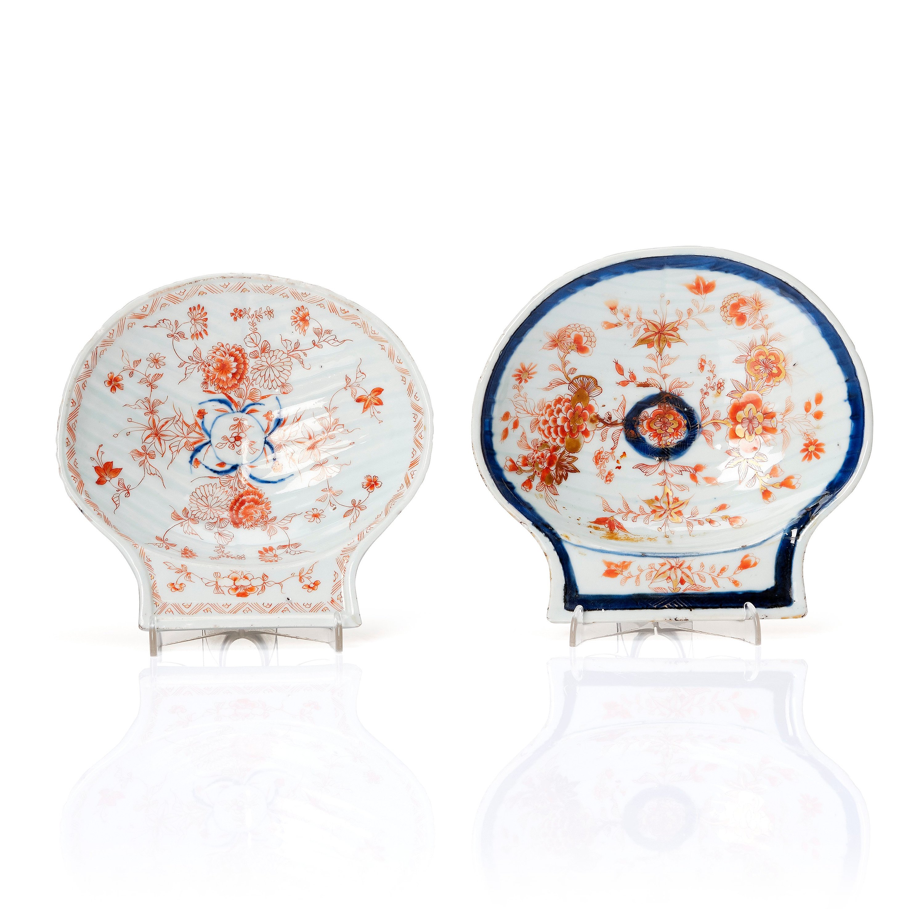 Two Chinese imari butter shells, Qing dynasty, early 18th Century ...
