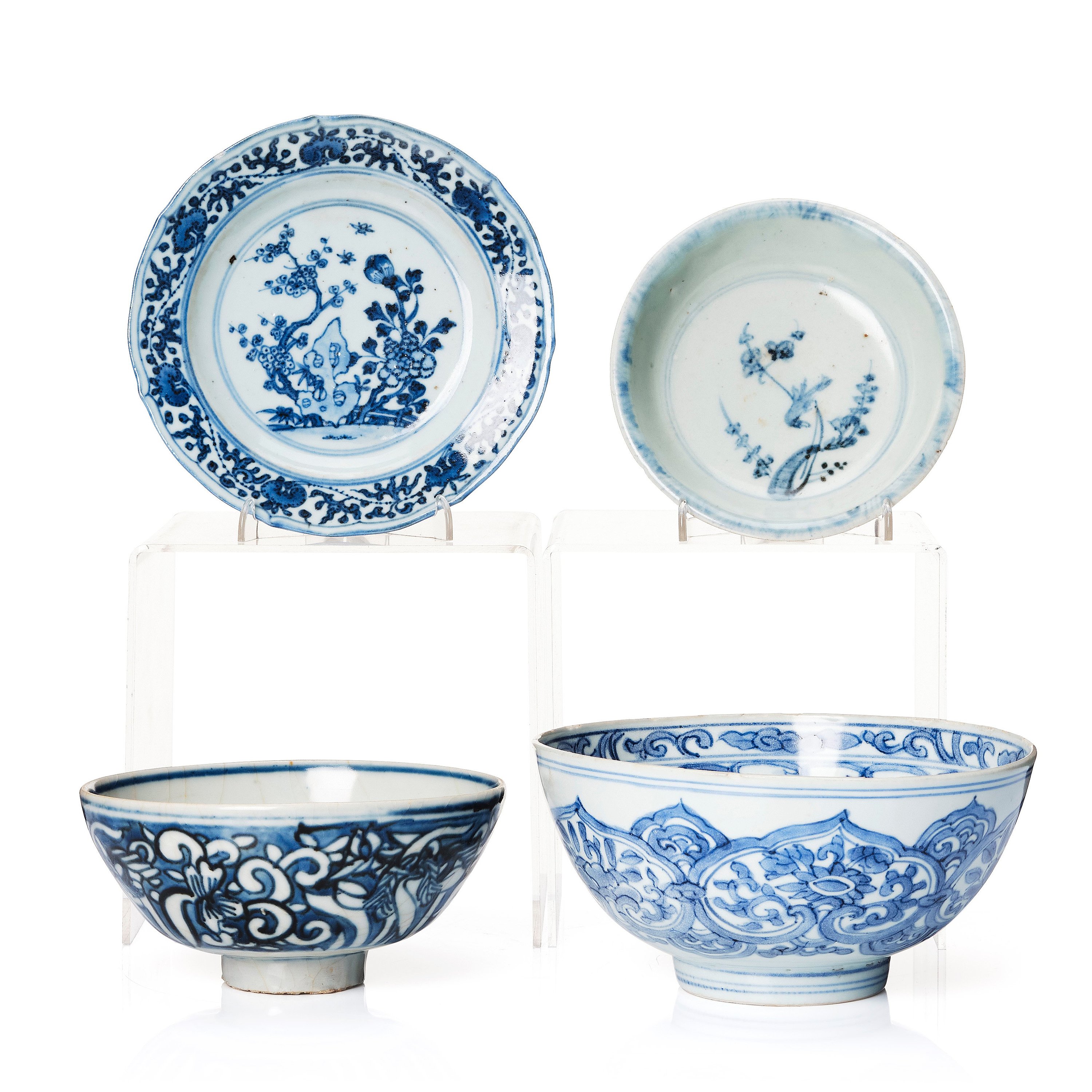A set with two blue and white bowls and two dishes, Ming dynasty (1368 ...