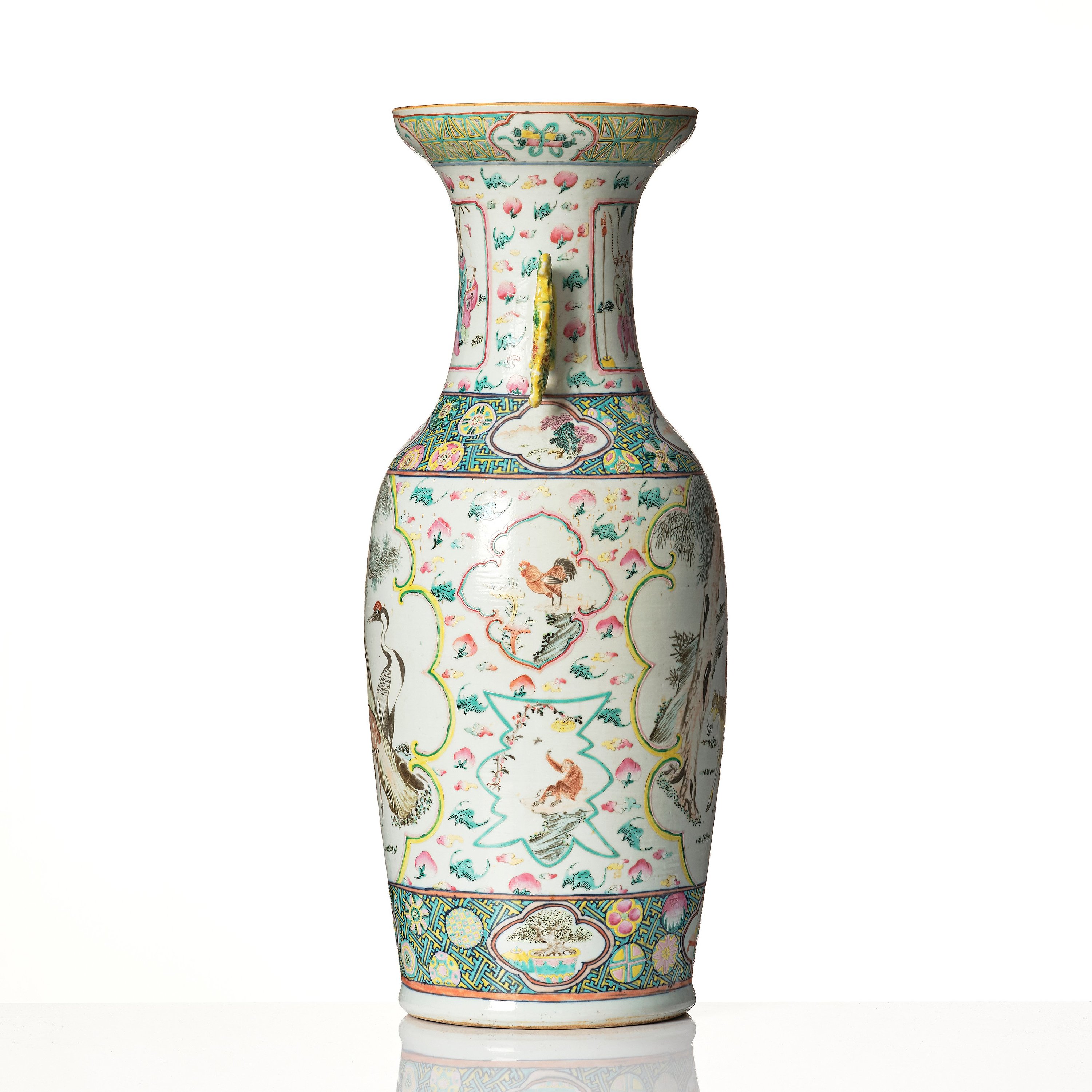A large famille rose vase, late Qing dynasty/early 20th Century ...