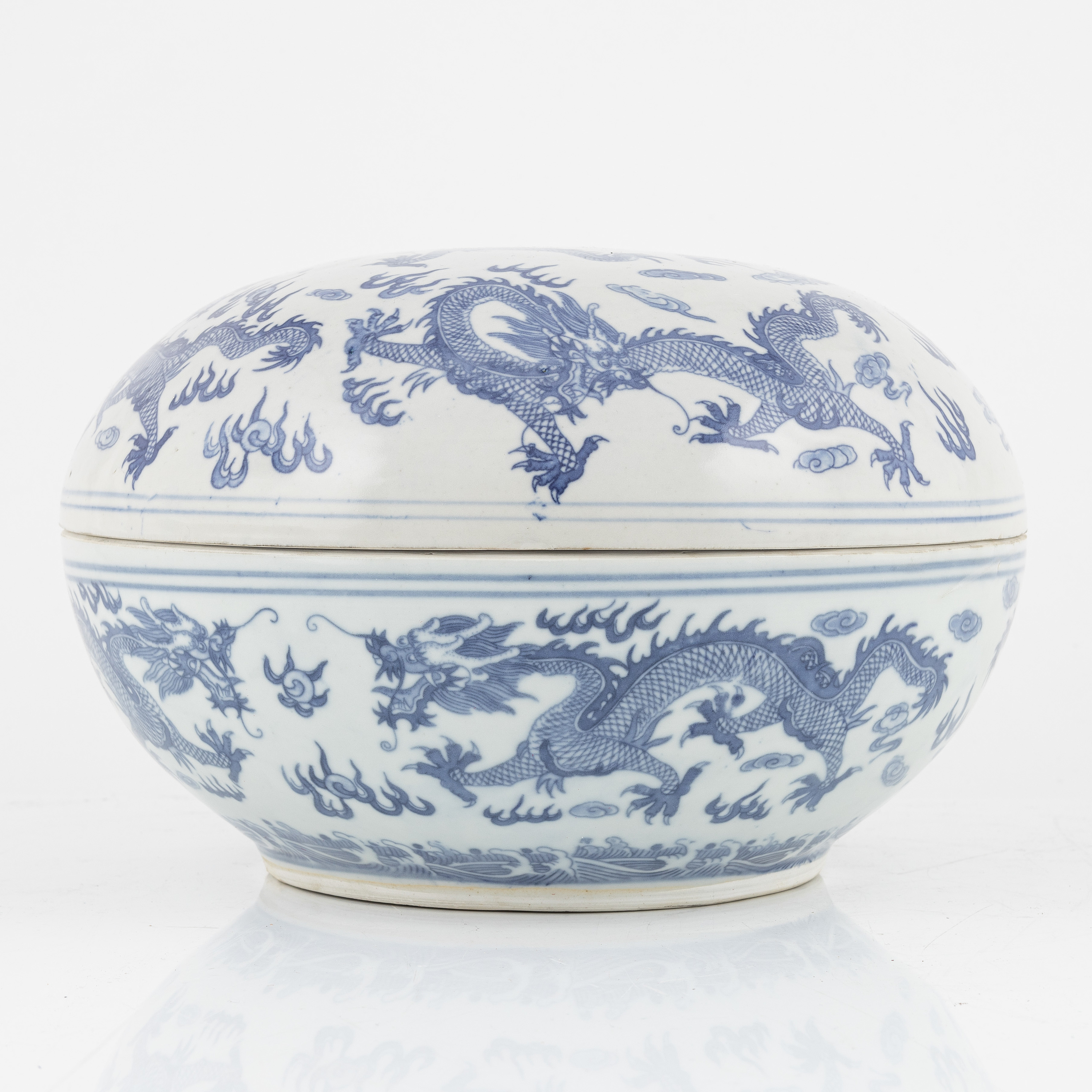 A blue and white box with cover, China, modern manufactory. - Bukowskis