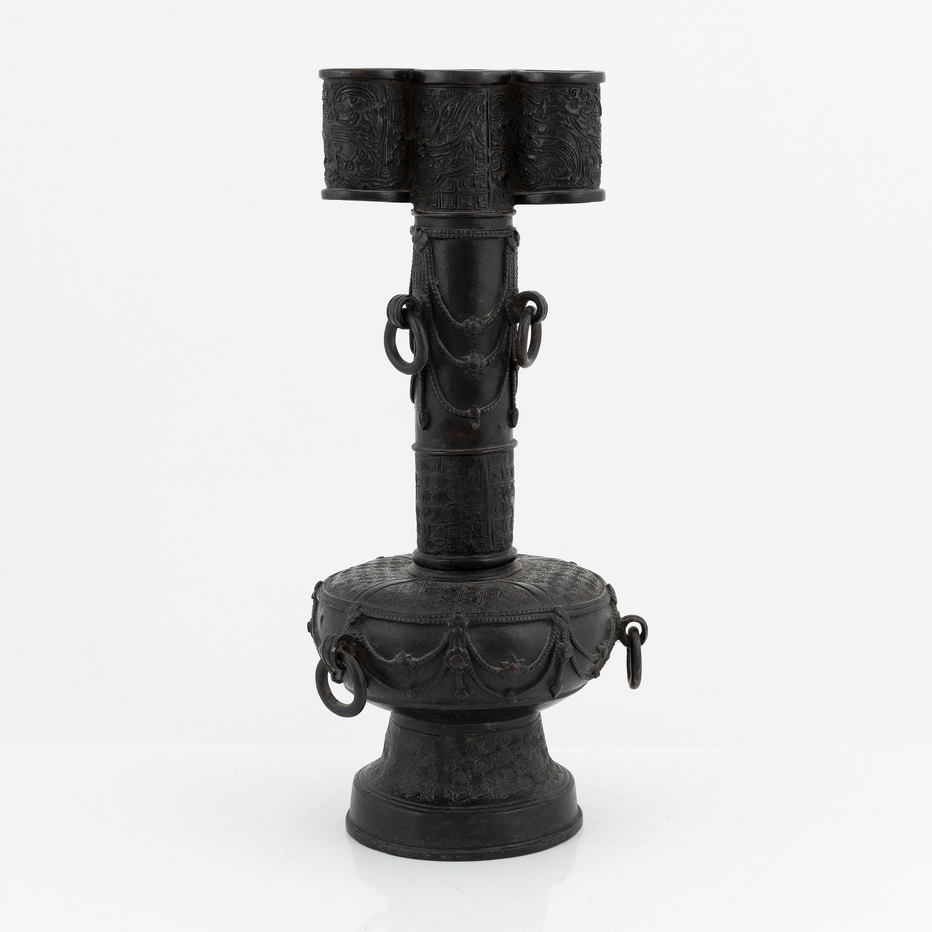 A bronze arrow vase, Qing dynasty, China. - Bukowskis