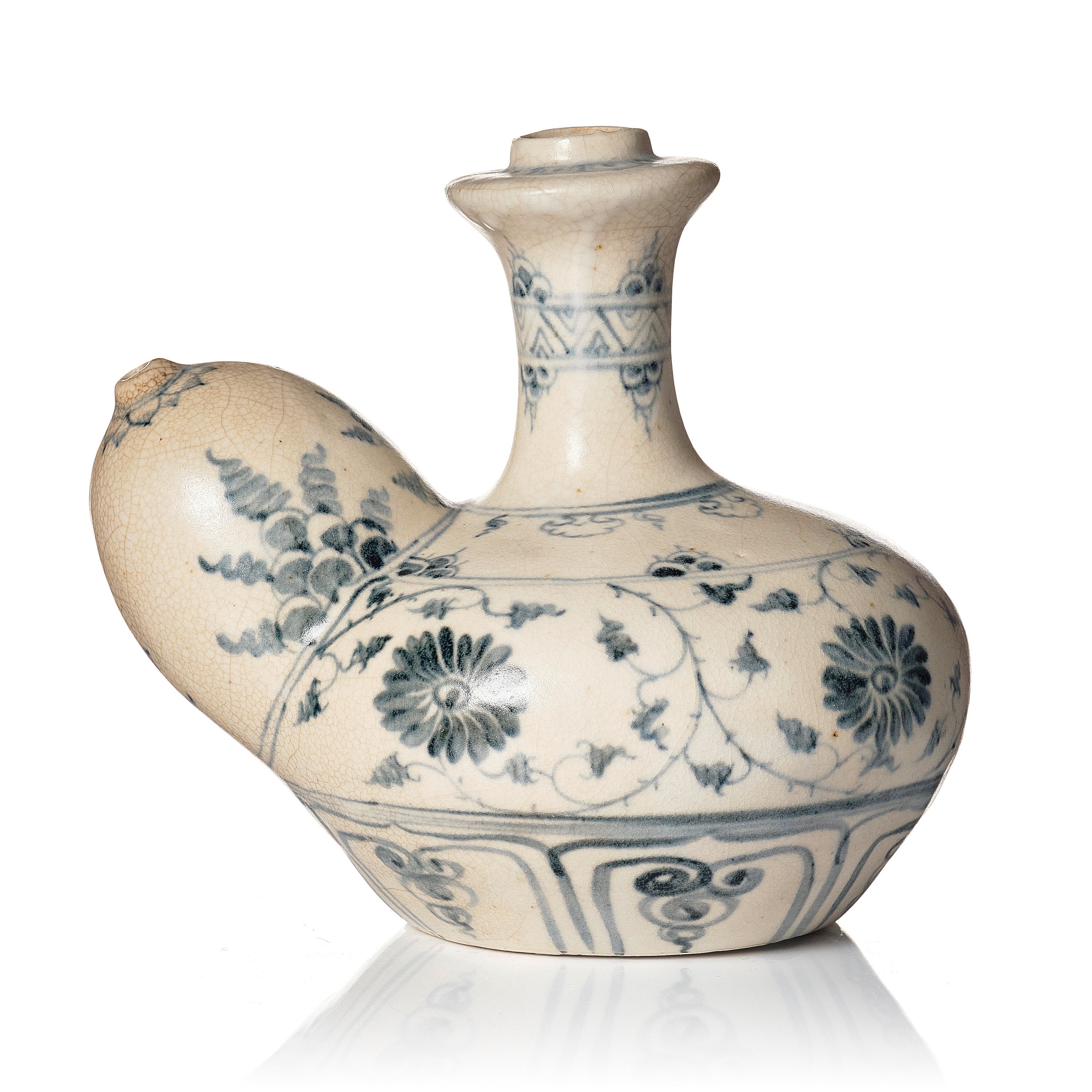 A blue and white Vietnamese kendi, 16th Century. - Bukowskis